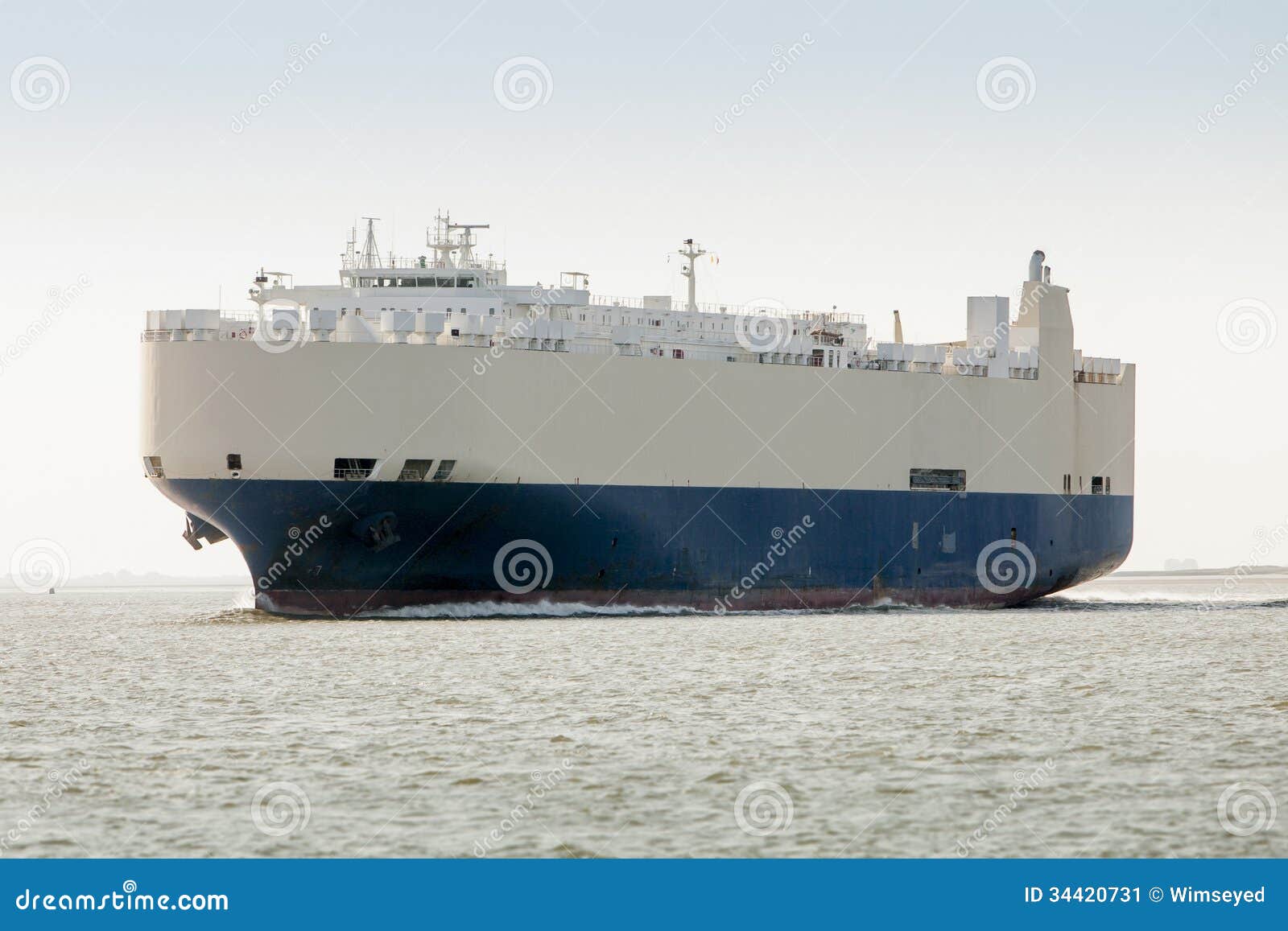 Roro-navio imagem de stock. Imagem de porto, grande, barco - 34420731