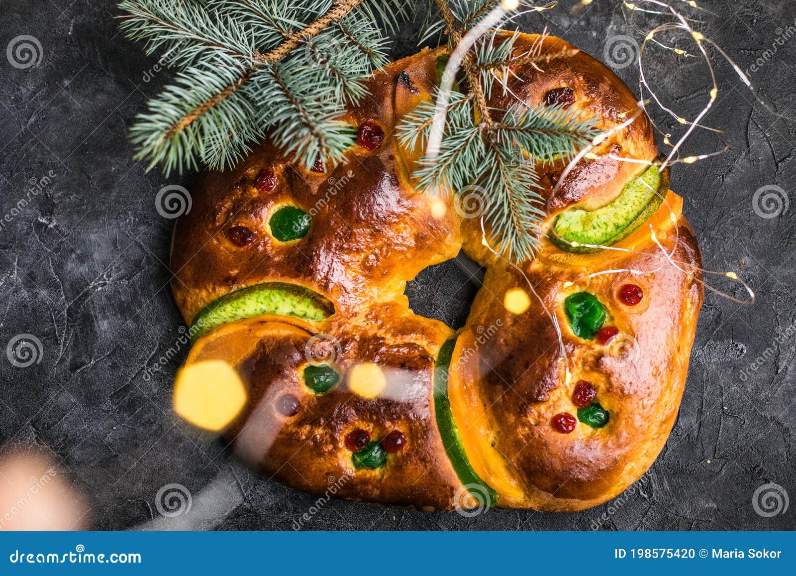 Spanish Rosca De Jamon Serrano, A Donut-shaped Serrano Ham Sandwich ...