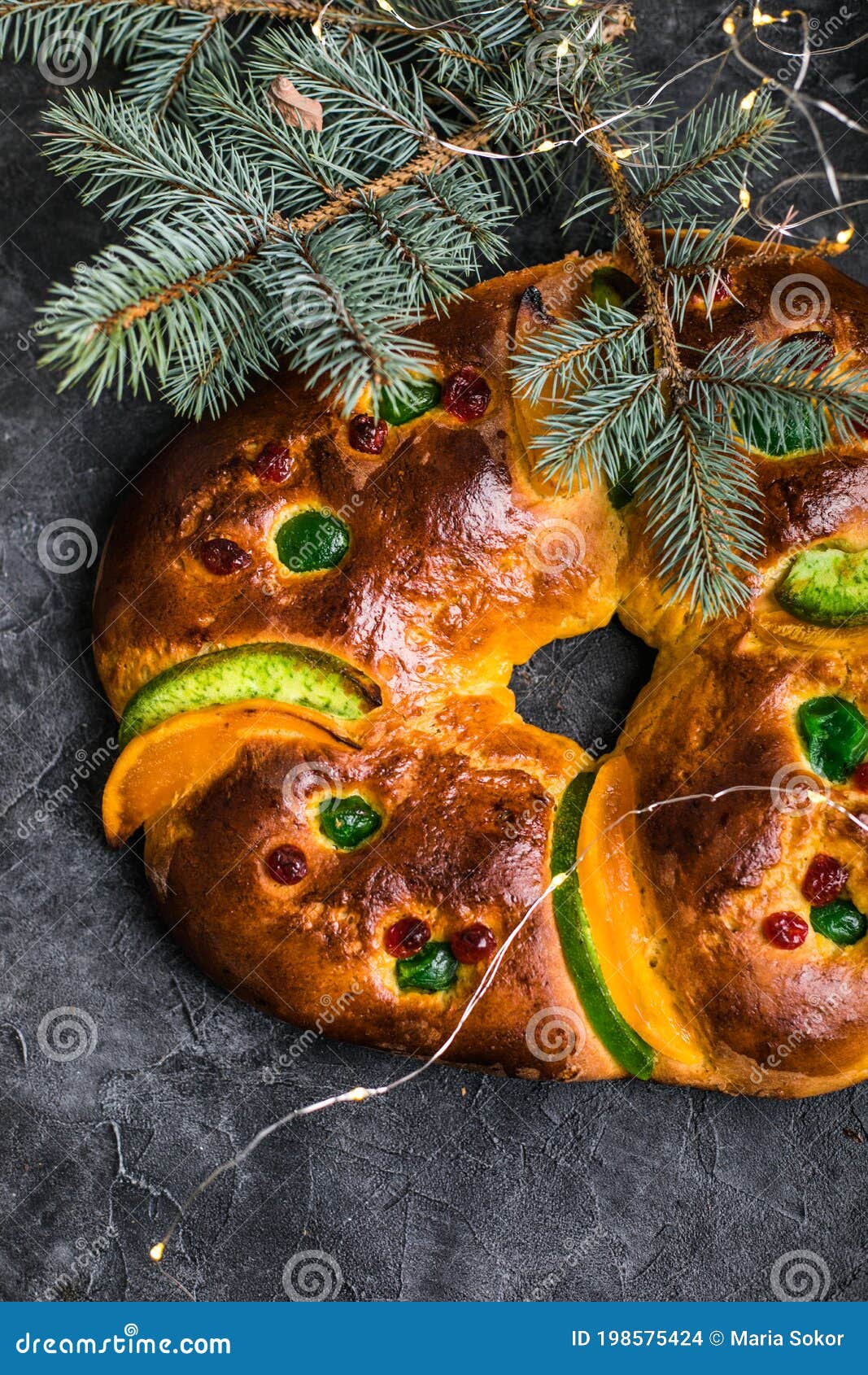 Spanish Rosca De Jamon Serrano, A Donut-shaped Serrano Ham Sandwich ...