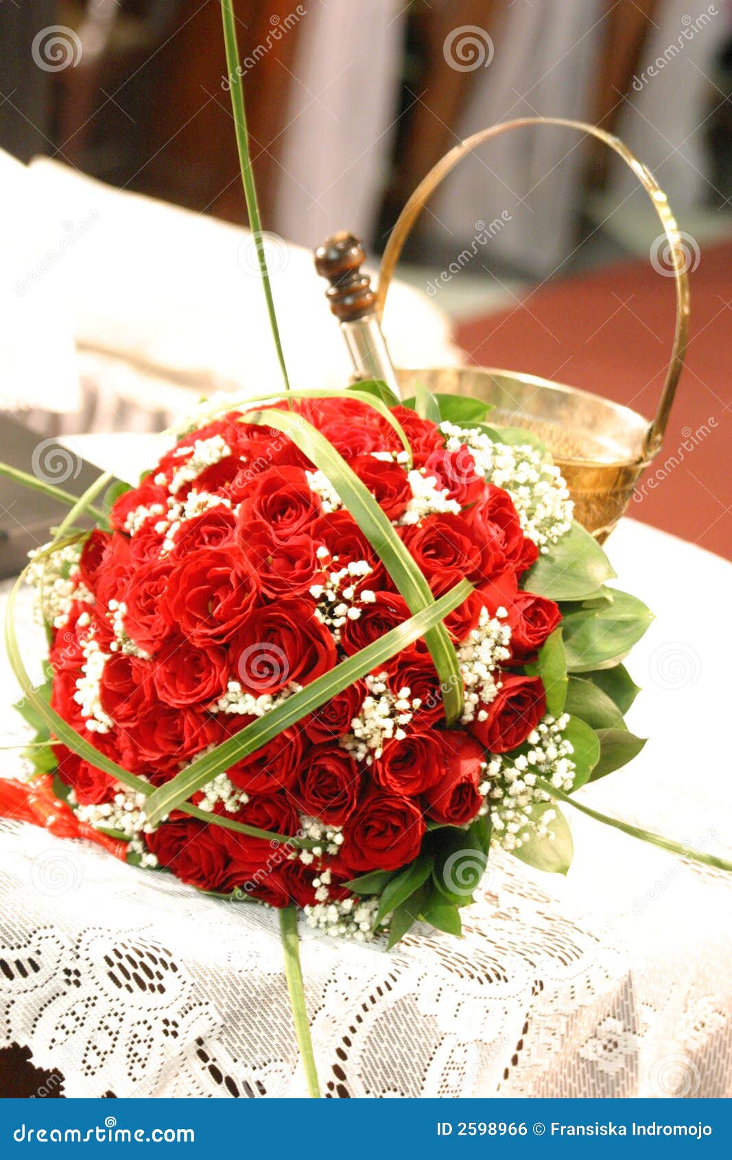 Rose bouquet stock photo. Image of leaves, gesture, valentine - 2598966