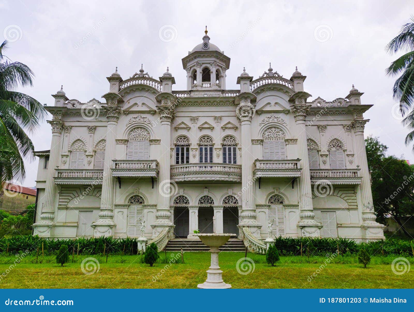 Rose Garden of Dhaka editorial stock photo. Image of rose - 187801203