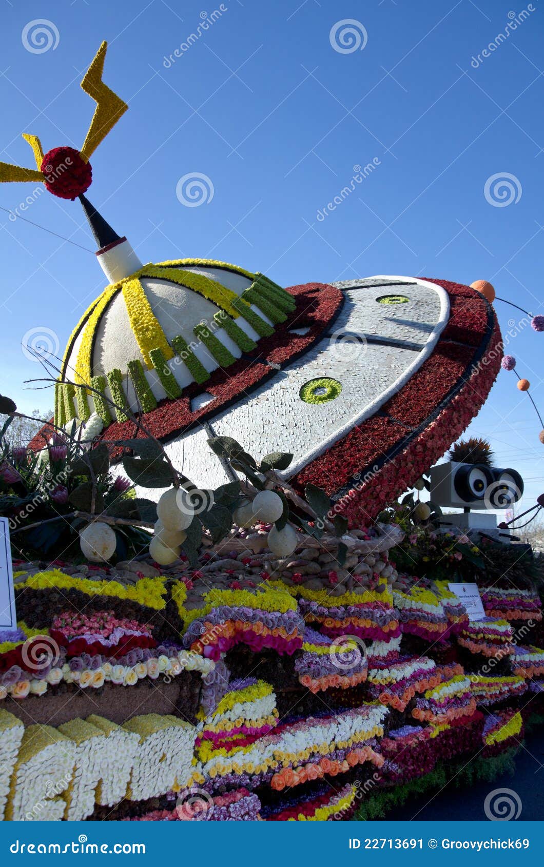 Rose Parade float with UFO editorial photo. Image of american - 22713691