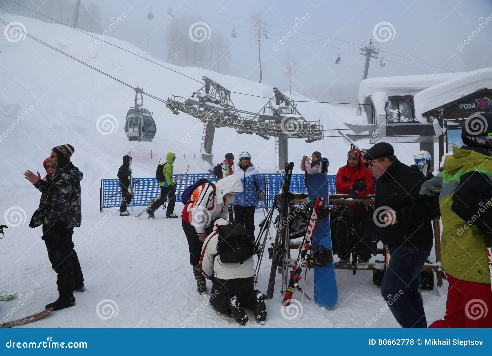Rose Peak editorial stock photo. Image of chalets, highway - 80662778