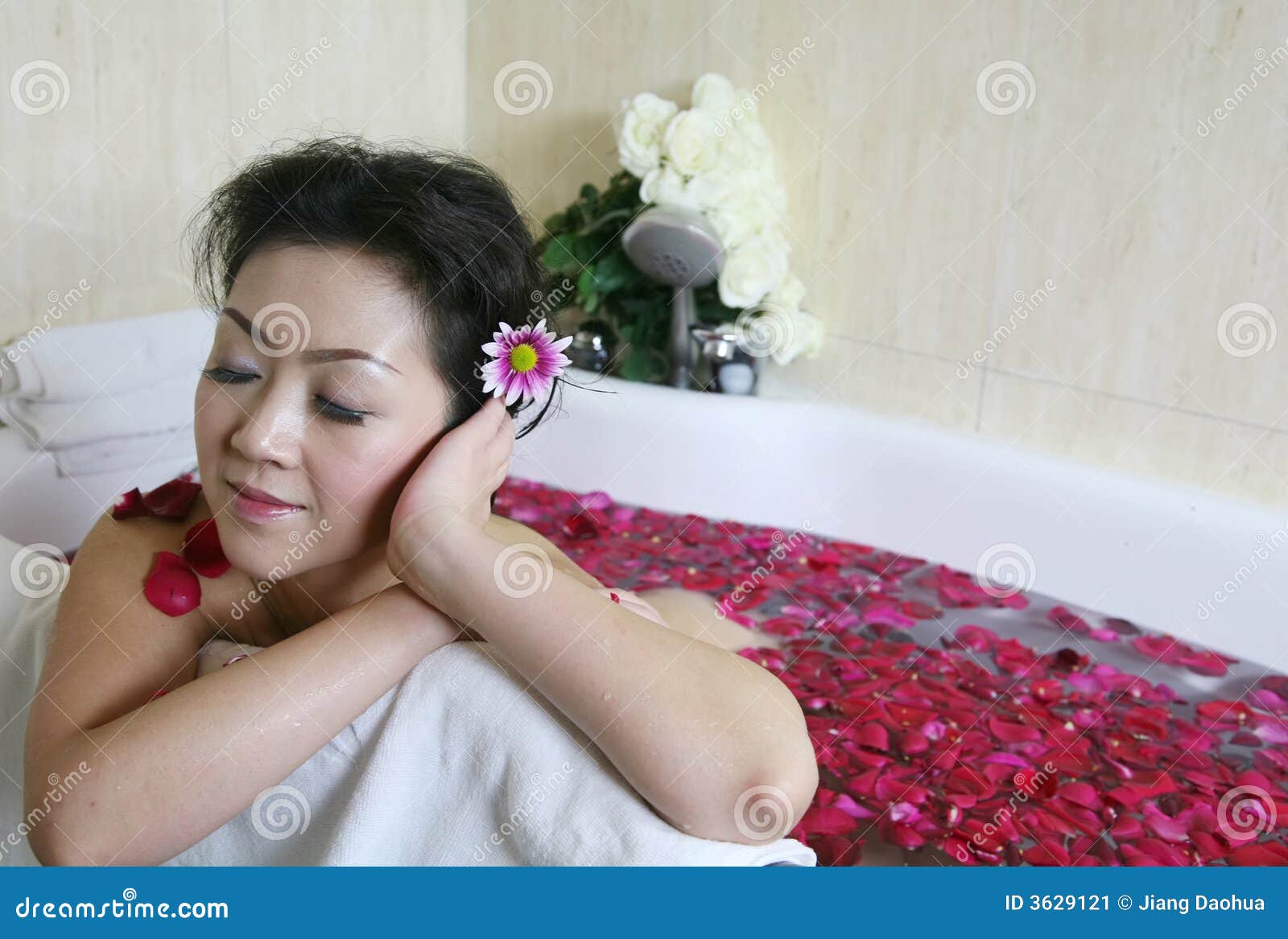 Rose petal spa stock image. Image of water, soothe, attractive - 3629121