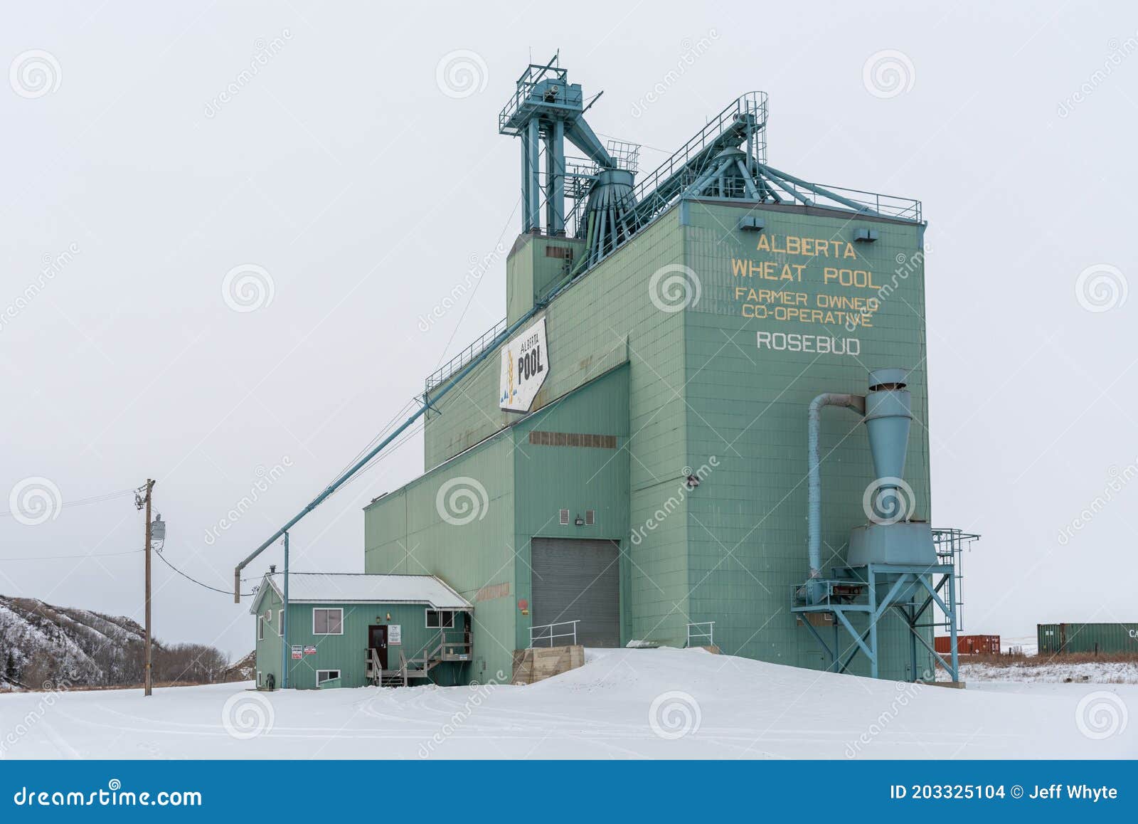 Old Wheat Pool N Elevator in Rosebud, Alberta Editorial Stock Image ...