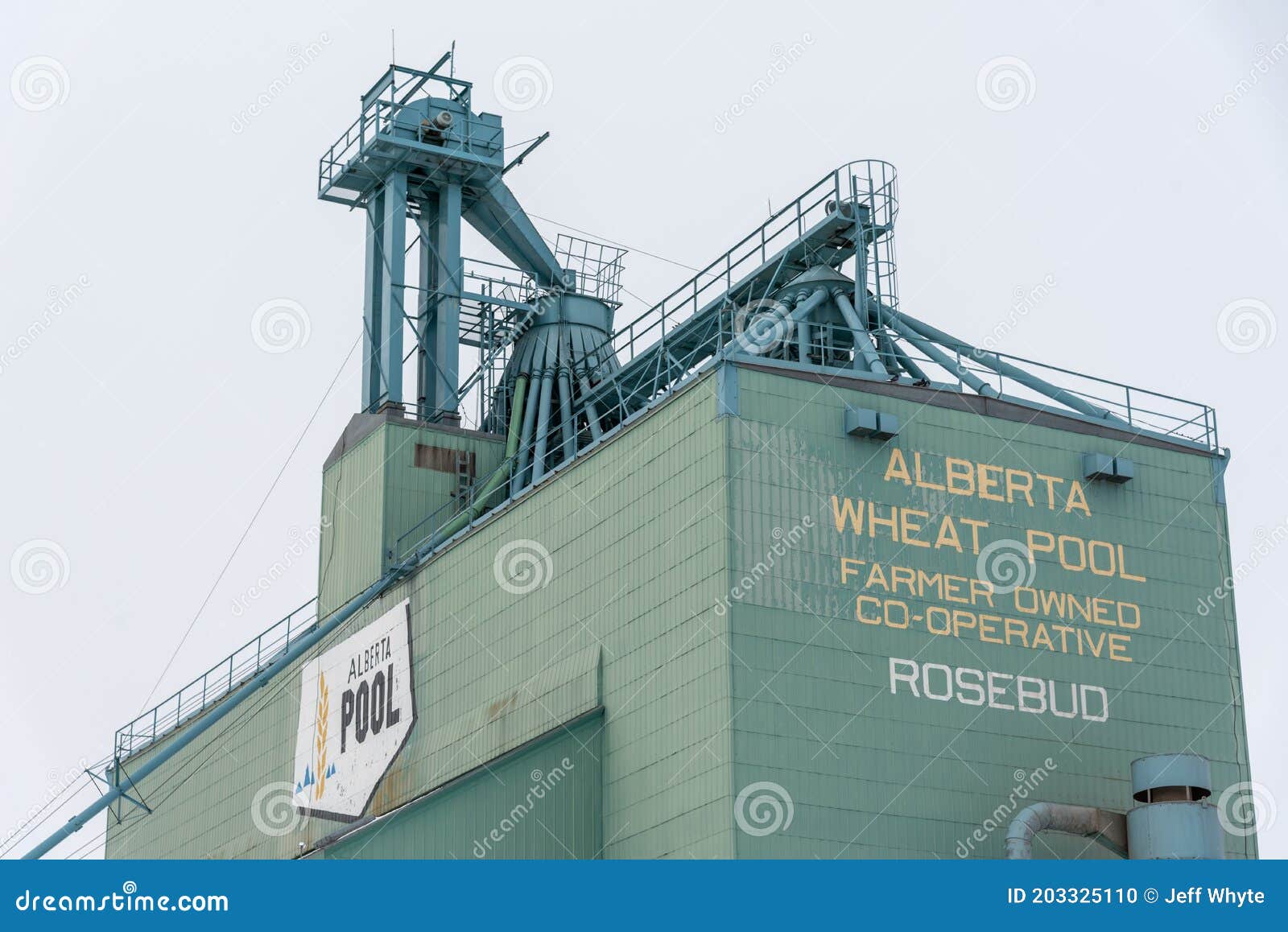 Old Wheat Pool N Elevator in Rosebud, Alberta Editorial Image - Image ...