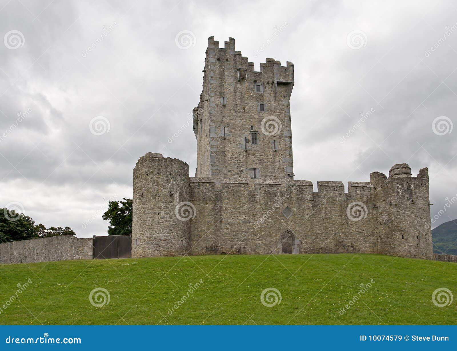 Ross Castle stock image. Image of ruin, castle, historic - 10074579