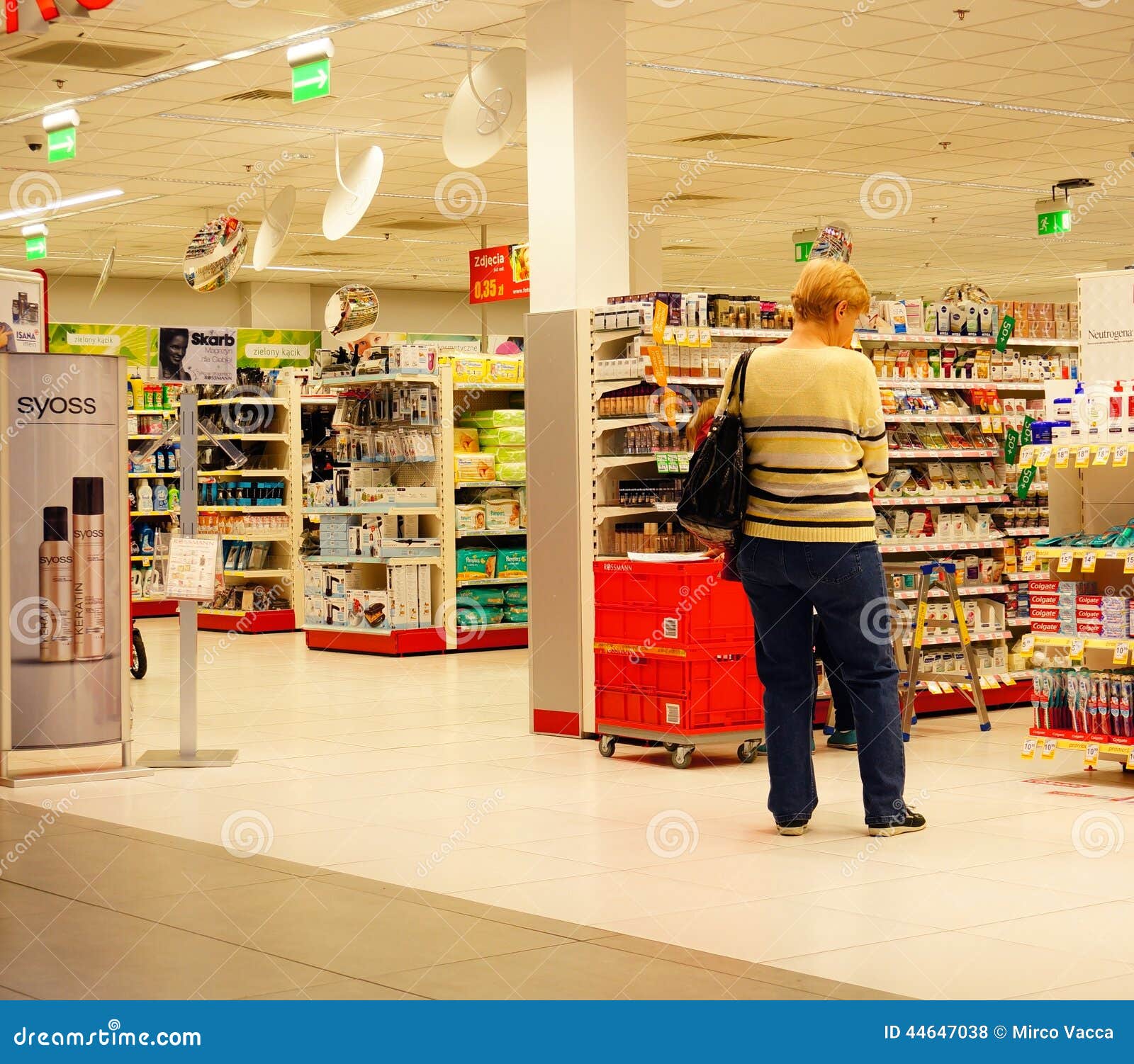Rossmann sklep zdjęcie stock editorial. Obraz złożonej z biznes - 44647038