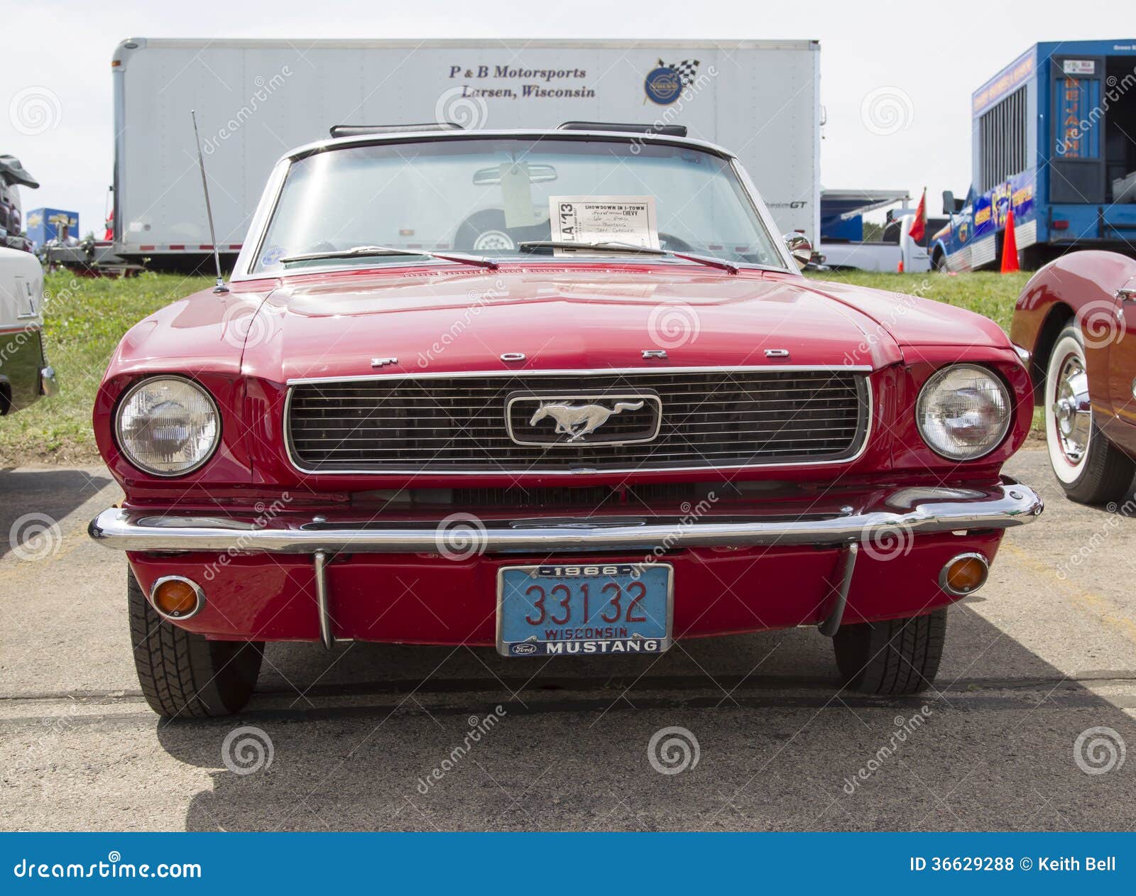 1966 Rosso Ford Mustang Convertible Front View Fotografia Stock ...