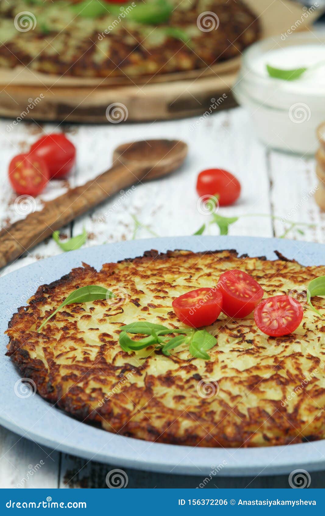 Rosti - Plato Suizo Hecho De Papa Rallada Foto de archivo - Imagen de ...