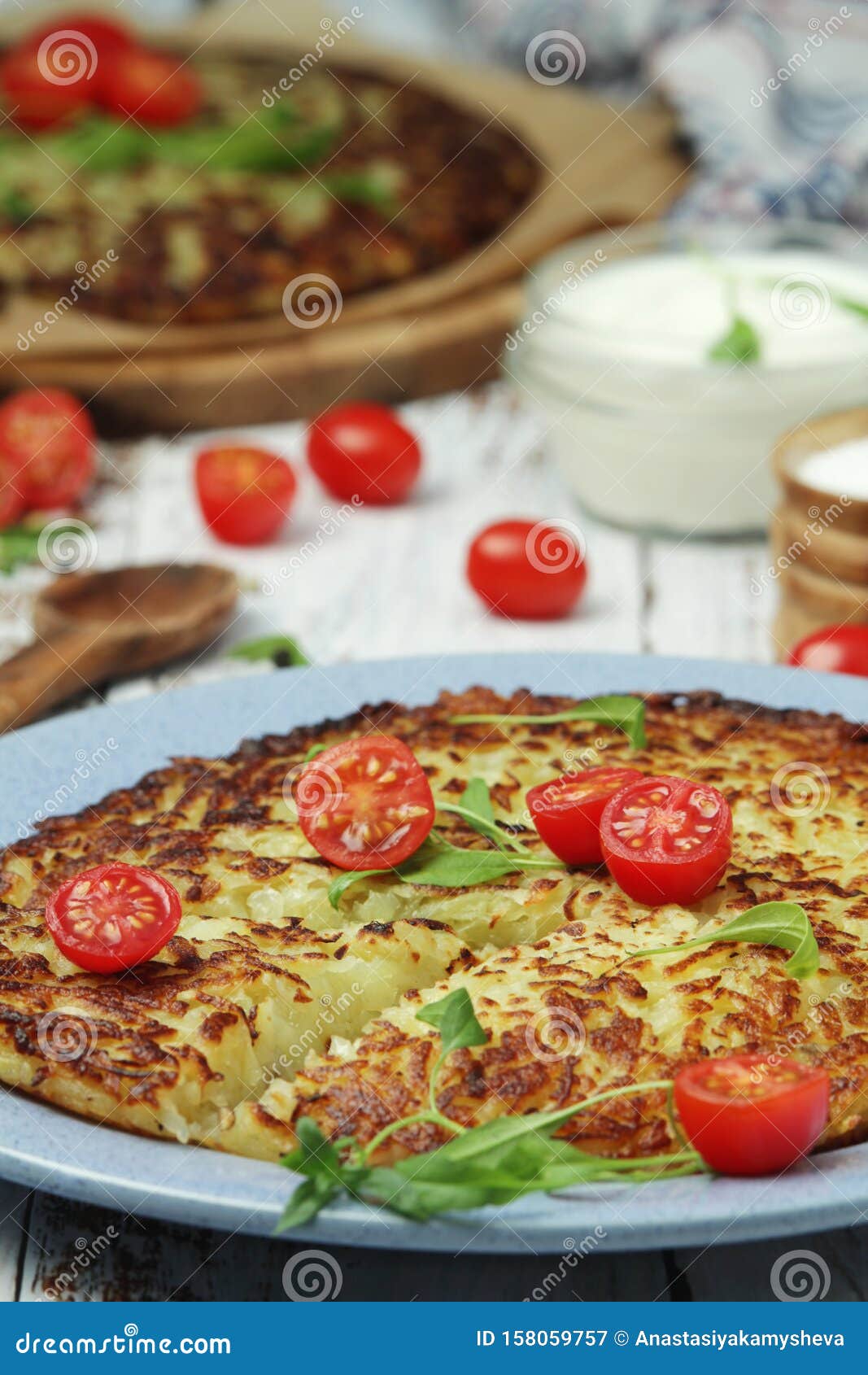 Rosti - Plato Suizo Hecho De Papa Rallada Imagen de archivo - Imagen de ...