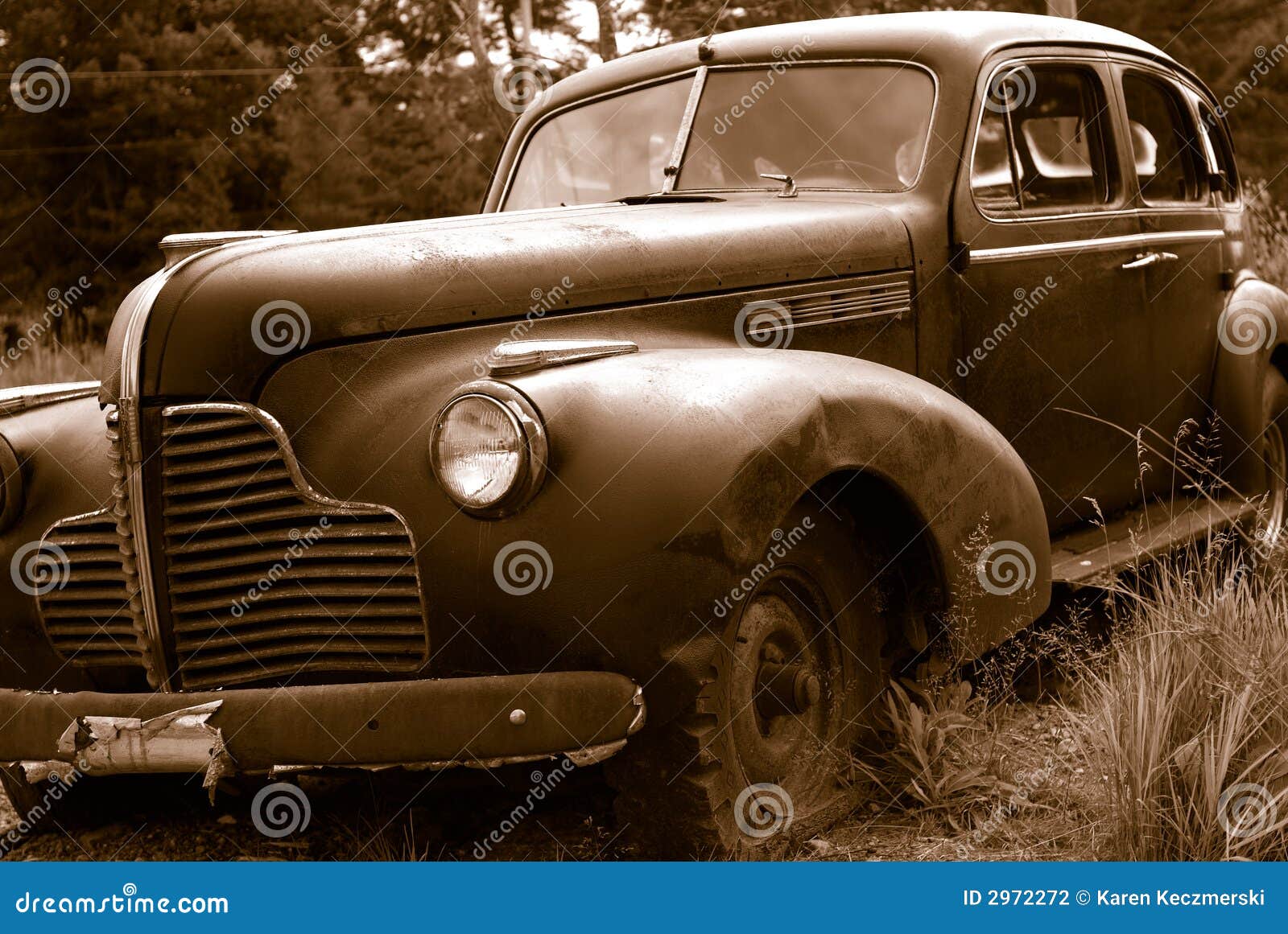 Rostiges altes Auto stockfoto. Bild von klassisch, metall - 2972272