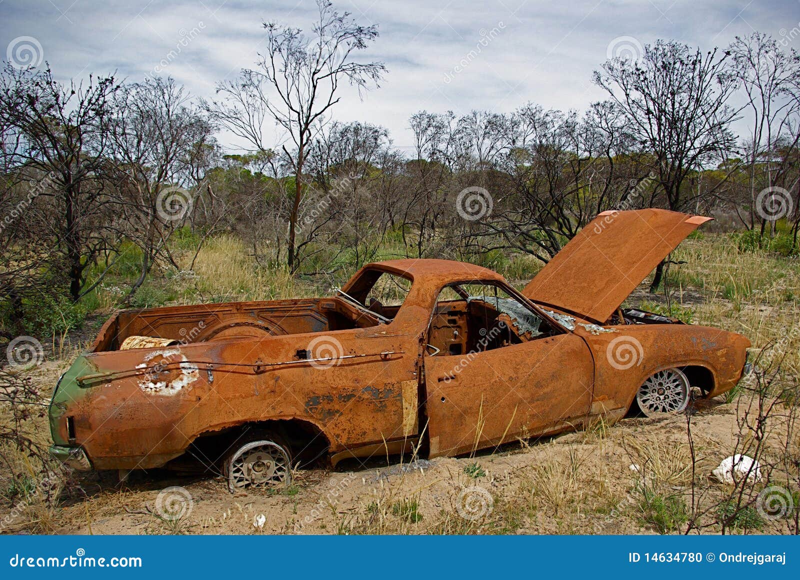 Rostiges Auto stockfoto. Bild von vergeudung, verkehr - 14634780