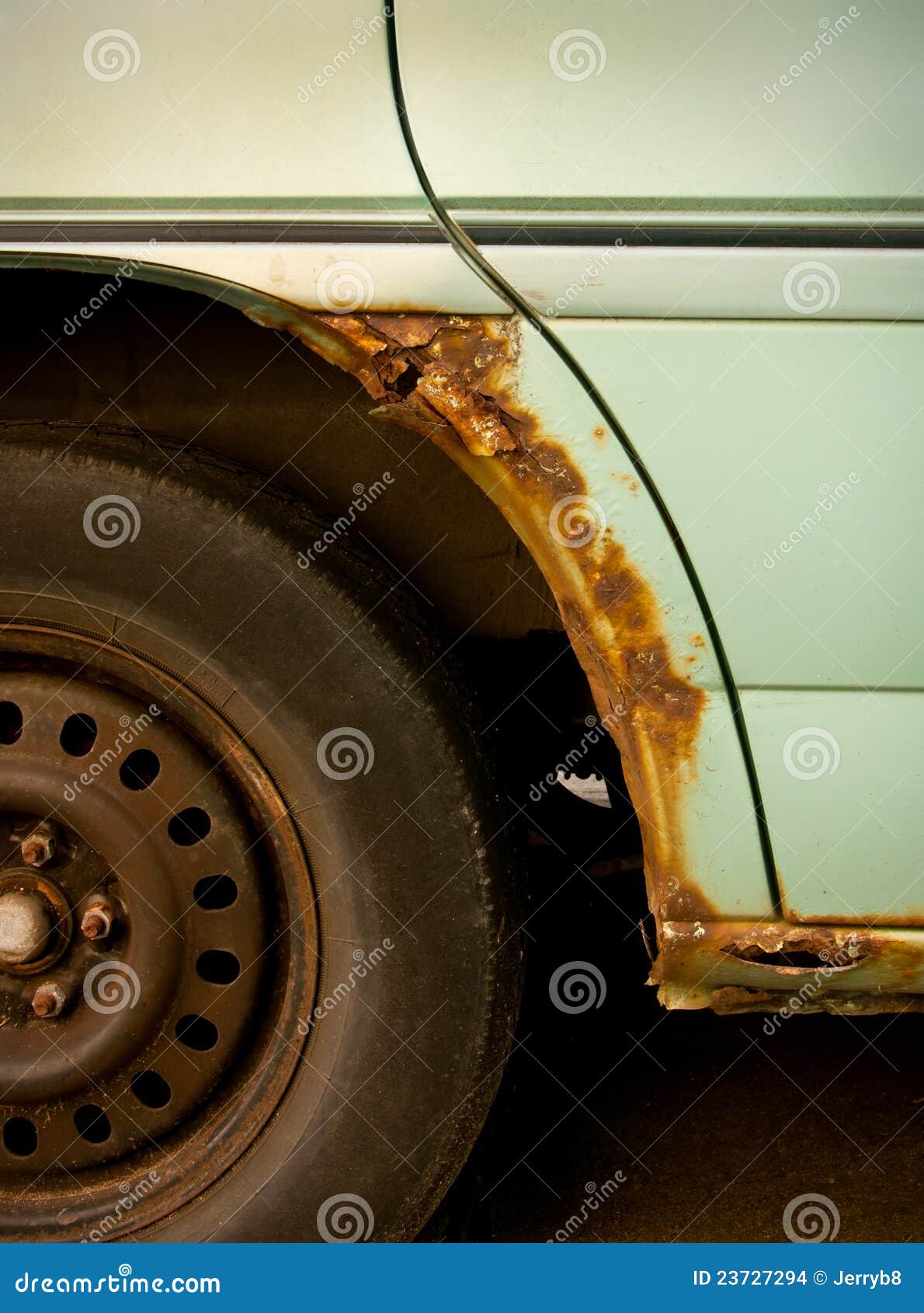 Rostiges Auto stockfoto. Bild von verrosten, schicht - 23727294