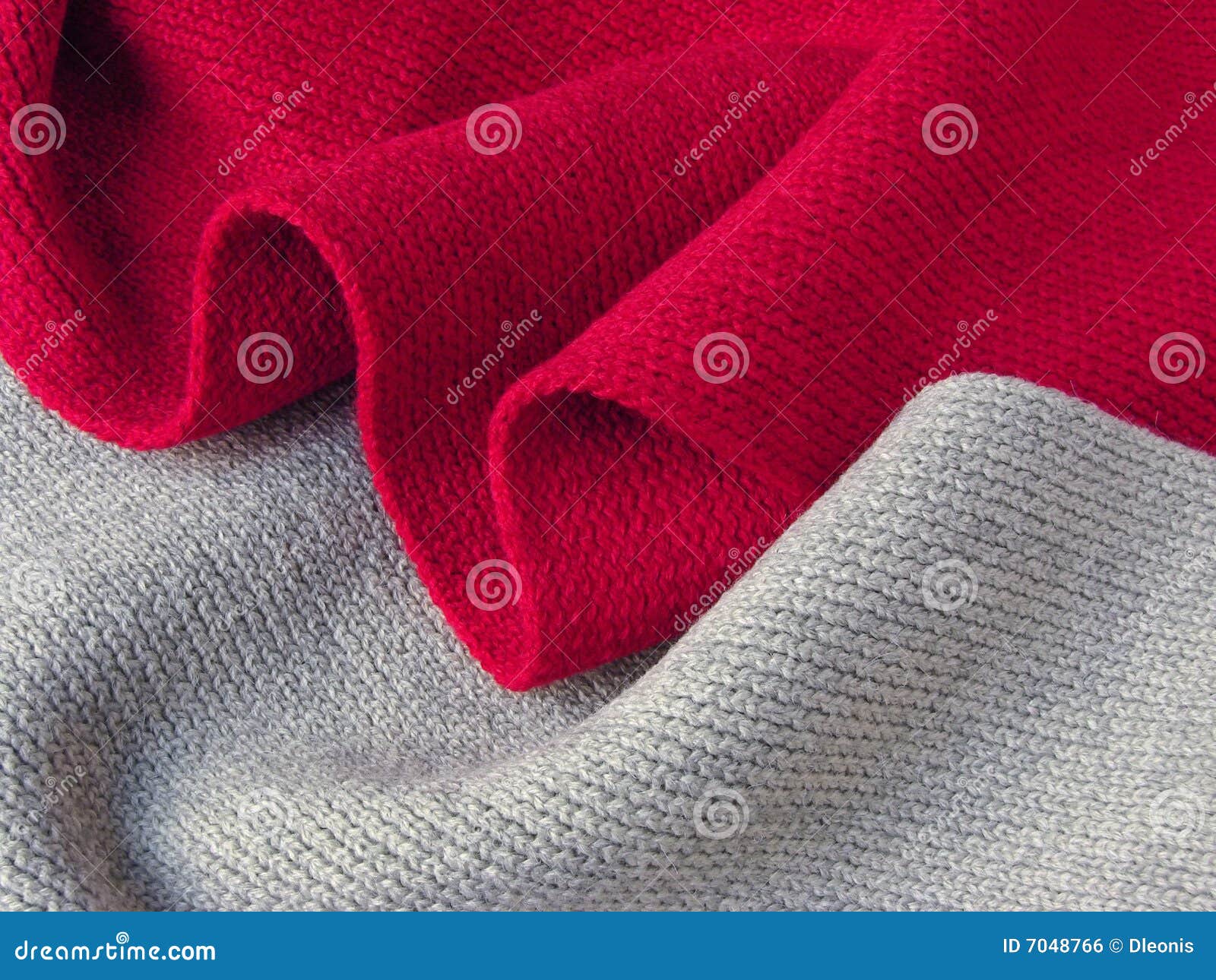 Rot und Grau stockfoto. Bild von kleid, grau, hell, faser - 7048766