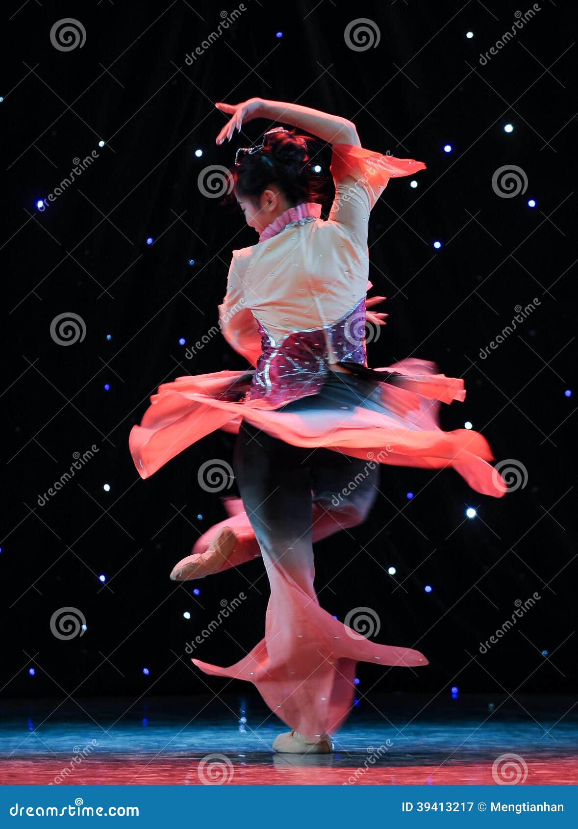 Rotating dancing girl editorial photography. Image of accessory - 39413217