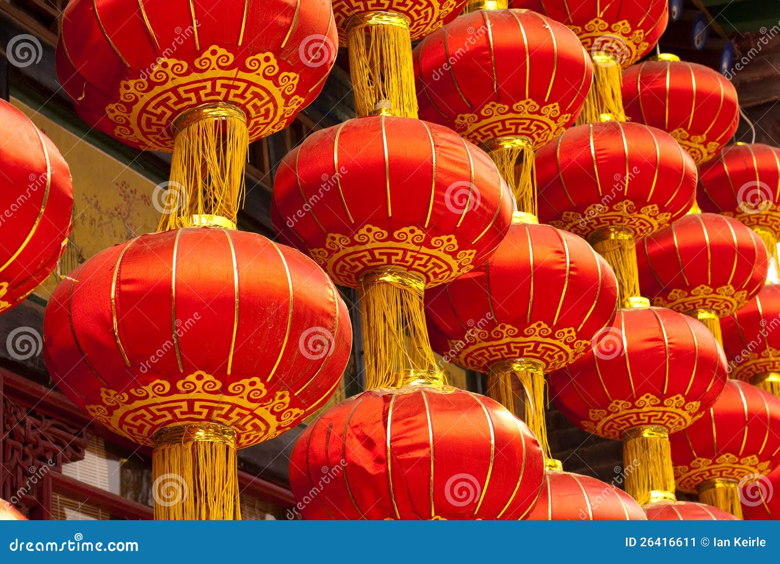 Rote chinesische Laternen stockbild. Bild von chinesisch - 26416611