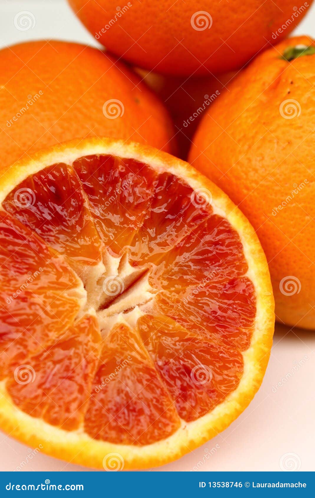 Rote Orangen stockfoto. Bild von nave, orange, frisch - 13538746