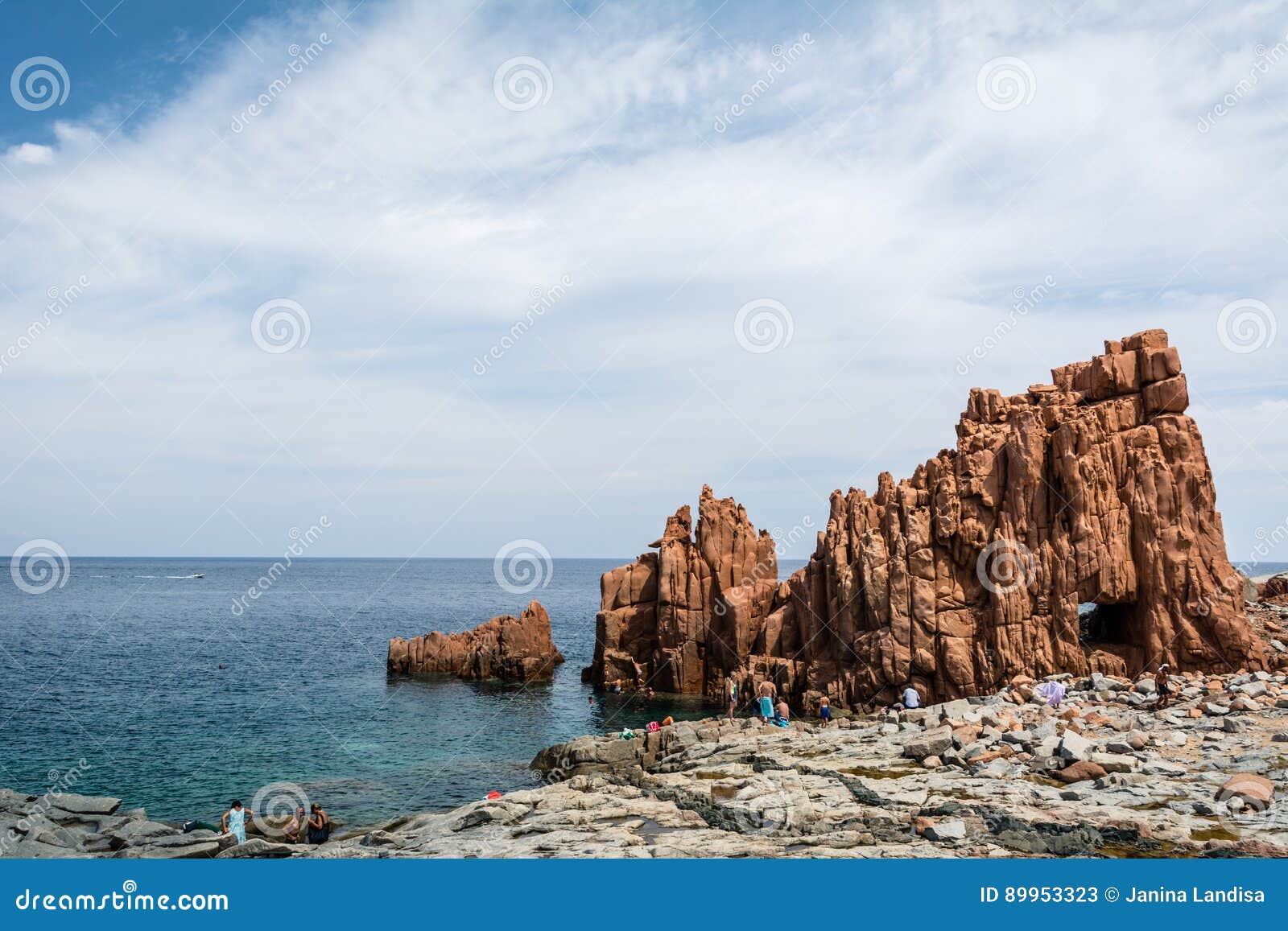 Rote Steine von Arbatax redaktionelles stockfoto. Bild von blau - 89953323
