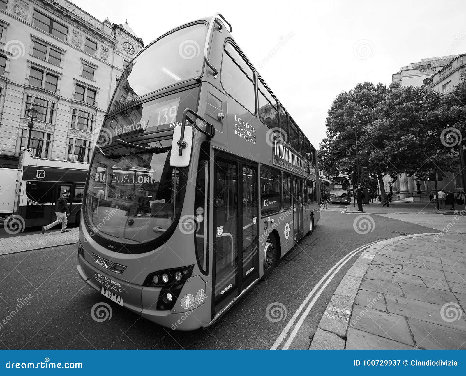 Roter Bus in London Schwarzweiss Redaktionelles Stockfotografie - Bild ...
