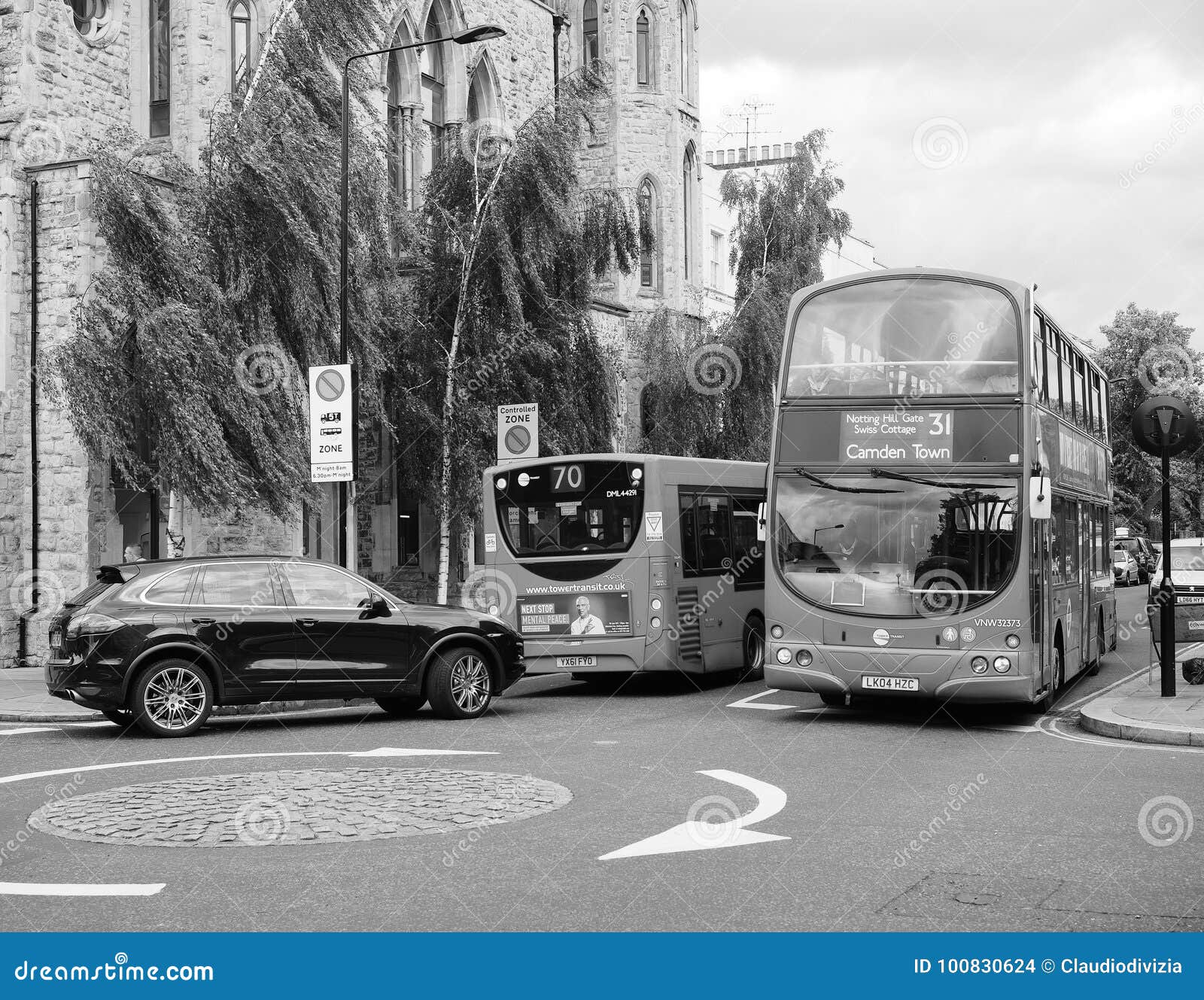 Roter Bus in London Schwarzweiss Redaktionelles Stockbild - Bild von ...