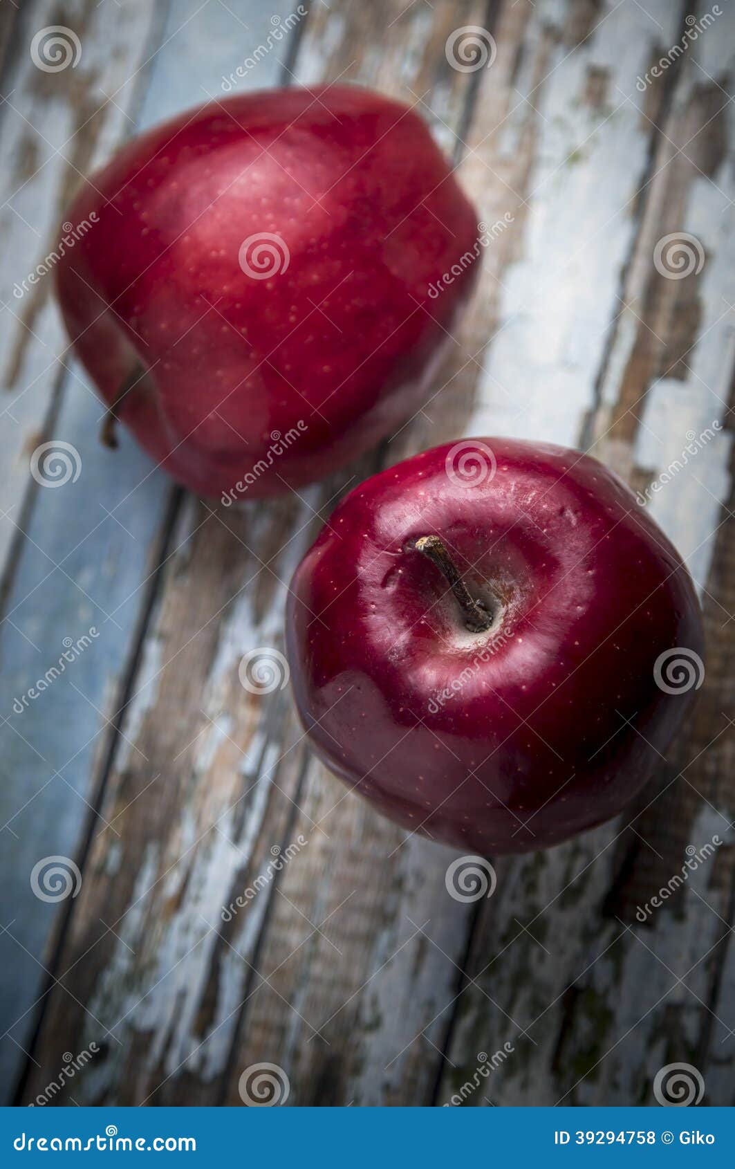 Roter frischer Apfel stockfoto. Bild von leben, reif - 39294758