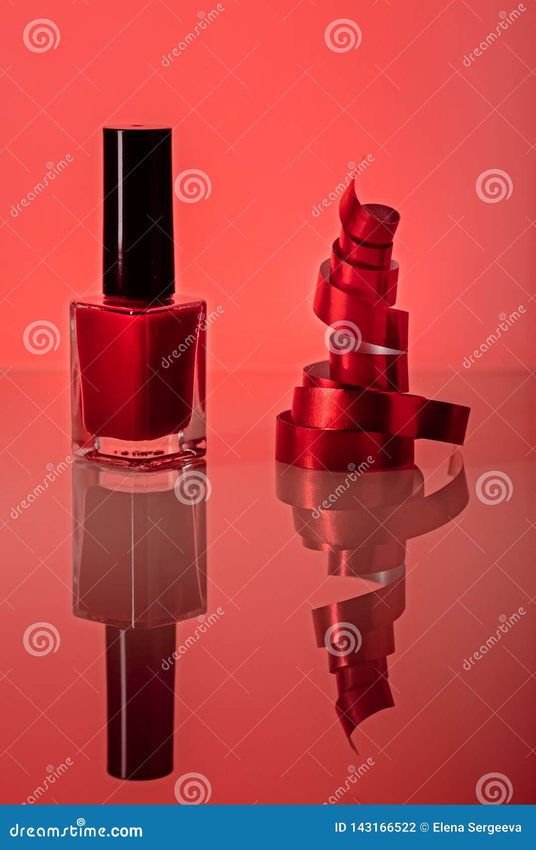 Roter Lack Stockfoto Bild Von Obacht Flasche Decklack 143166522