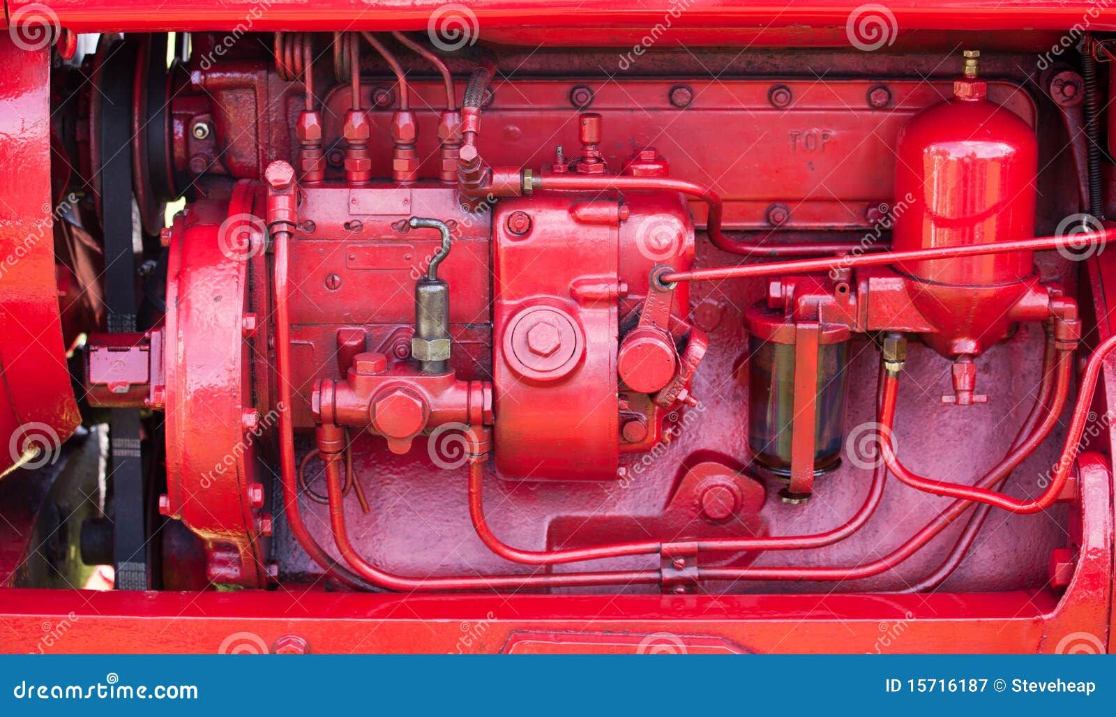 Roter Motor Auf Altem Traktor Stockbild - Bild von mechanisch, traktor ...