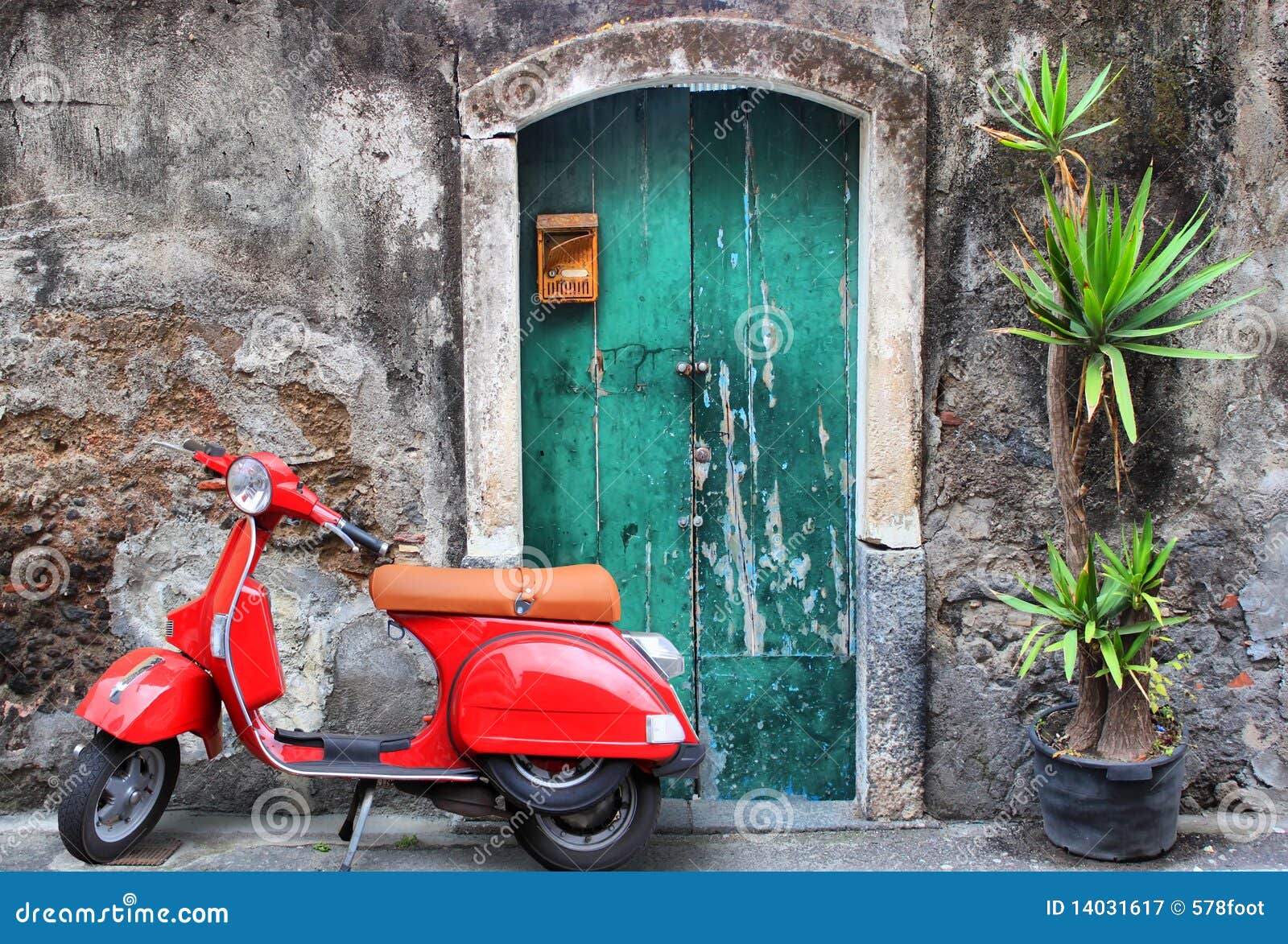 6,534 Roter Italienischer Roller Fotos - Kostenlose und Royalty-Free ...