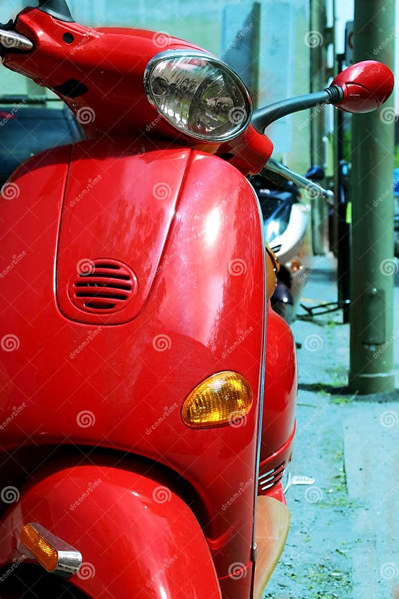 Roter Roller stockfoto. Bild von fahrrad, verkehr, transport - 760442