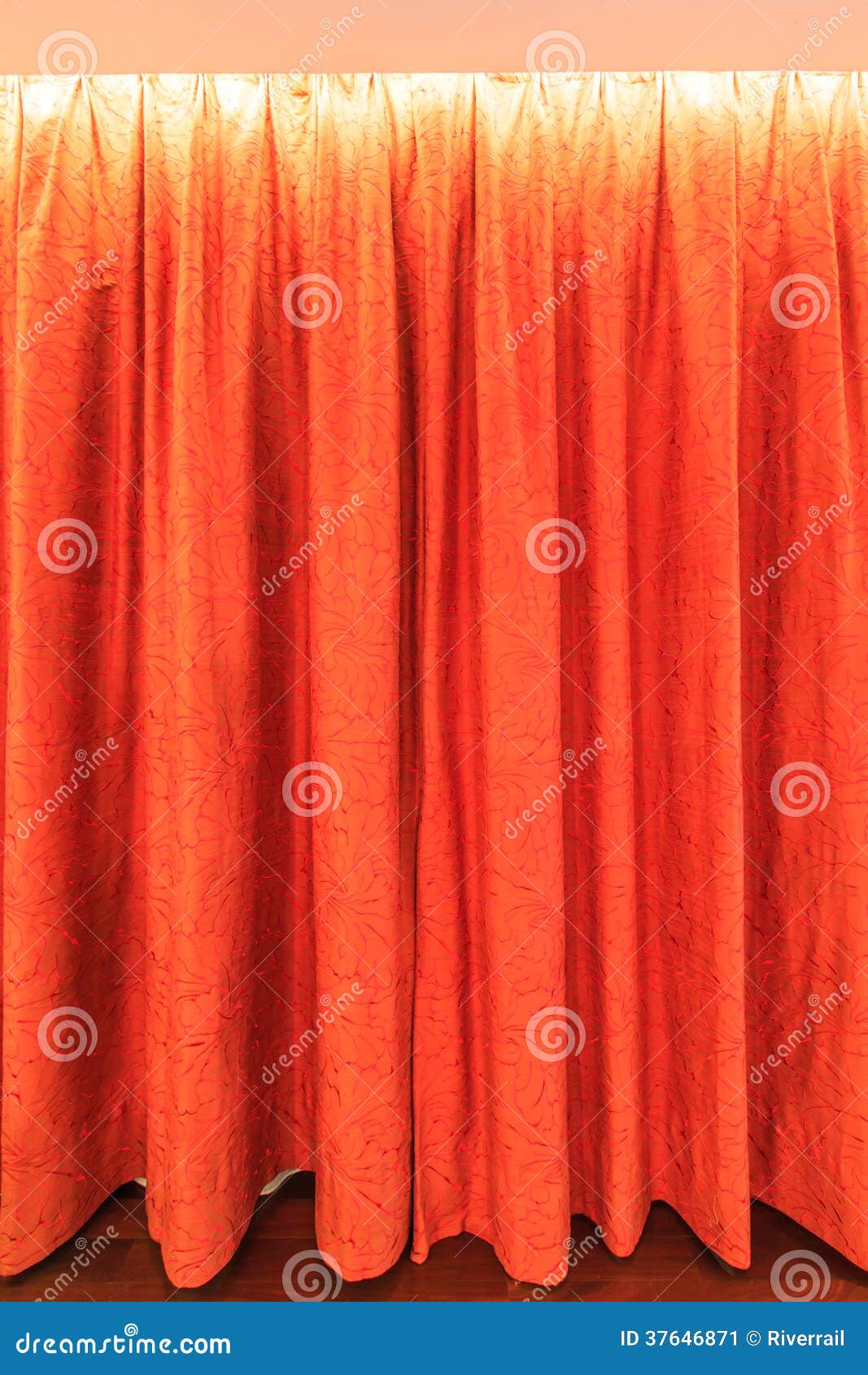 Roter Vorhang stockbild. Bild von abdeckung, luxus, hintergrund - 37646871