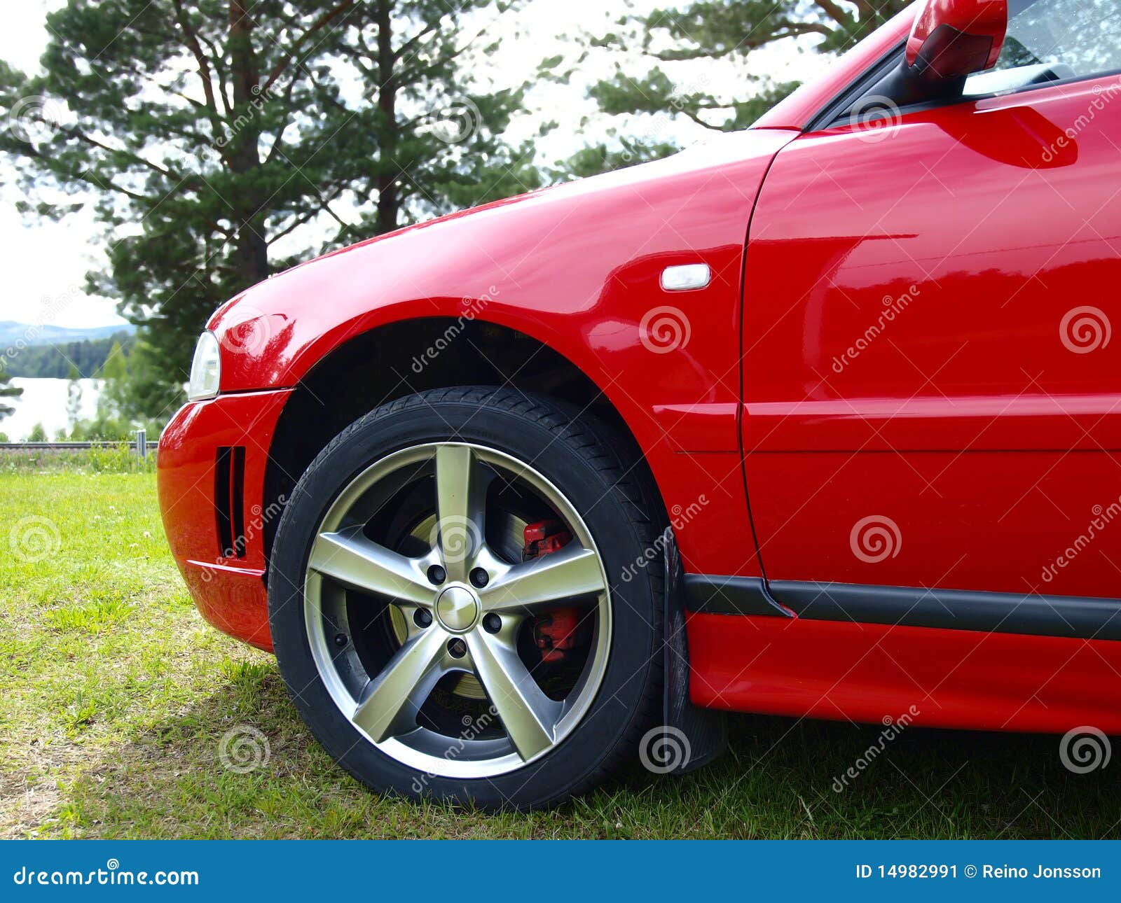 ROTES AUTO stockbild. Bild von kostspielig, kopf, nahaufnahme - 14982991