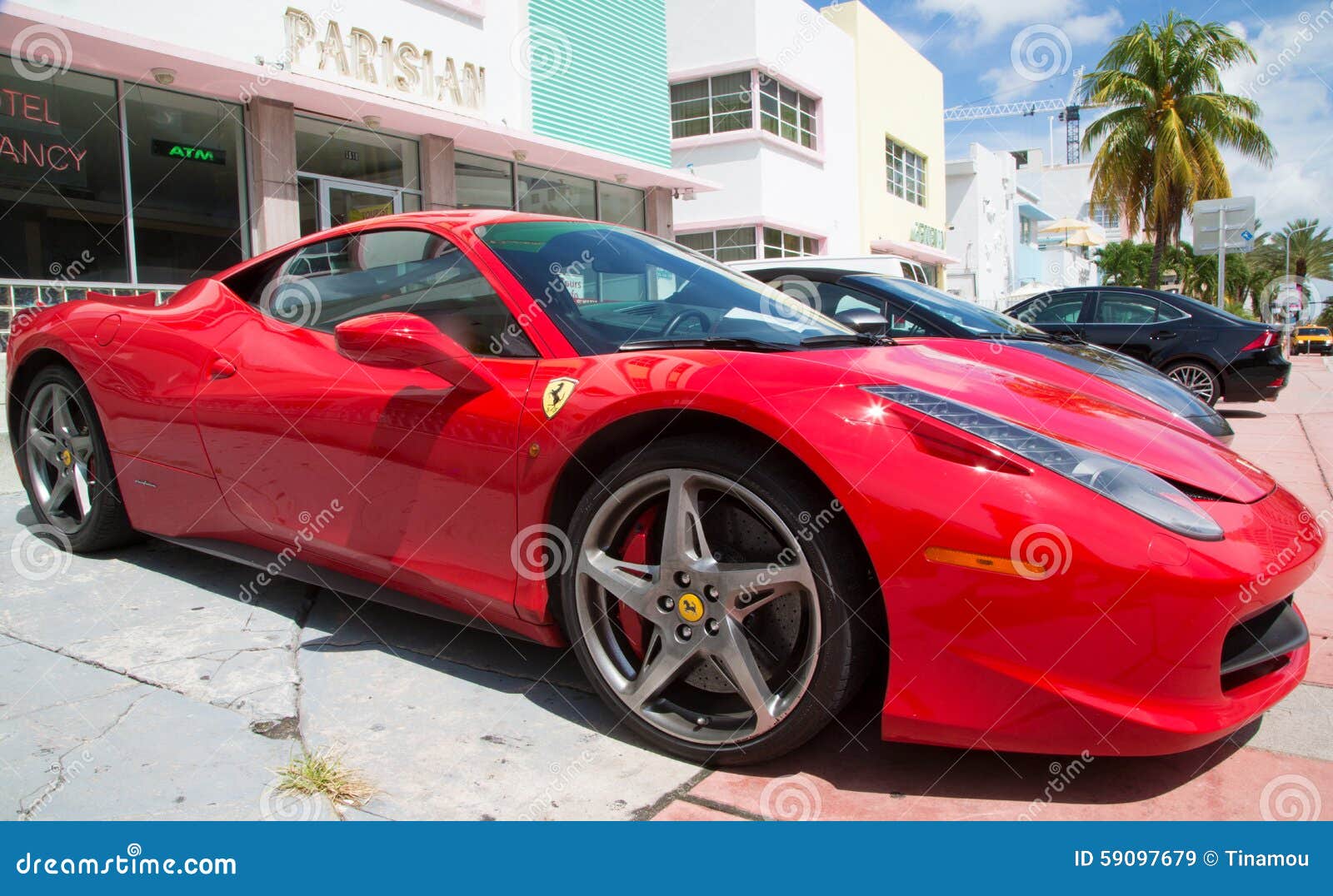 Rotes Ferrari Im Miami Beach Redaktionelles Stockbild - Bild von miami ...