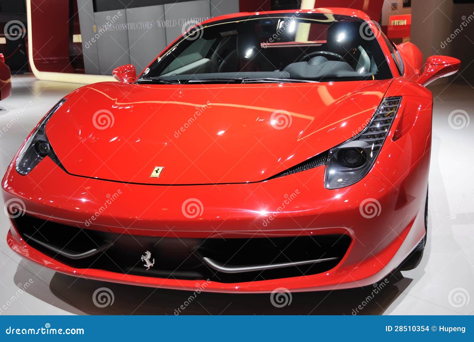 Rotes Italien Ferrari 458 redaktionelles stockbild. Bild von schnell ...