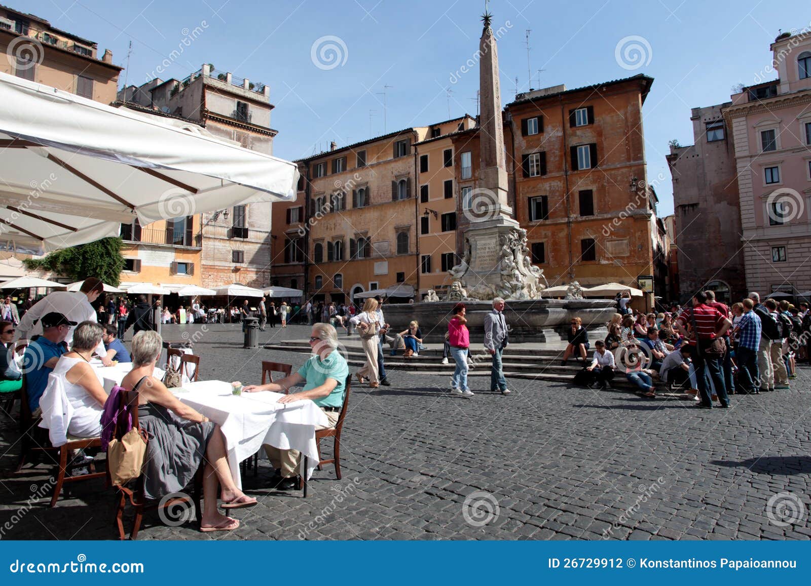 Rotonda square in Rome editorial photography. Image of europe - 26729912