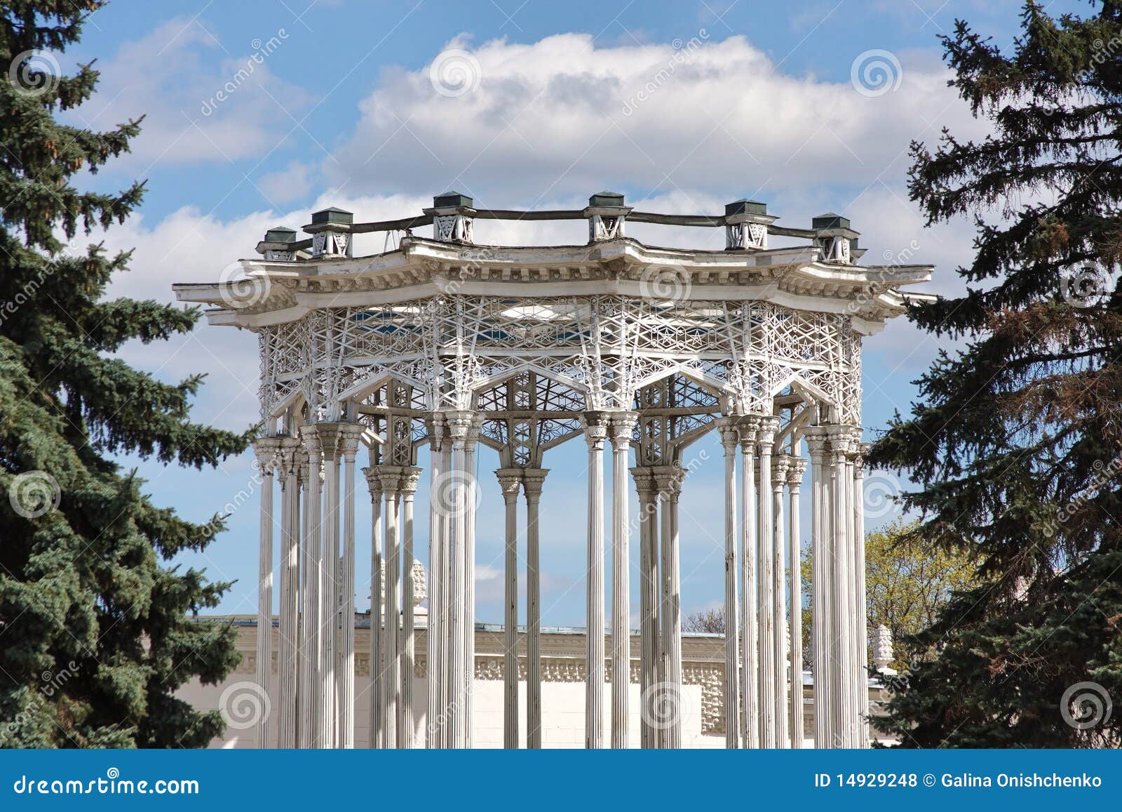 Rotonde Met Decoratieve Elementen Stock Foto - Image of architectuur ...