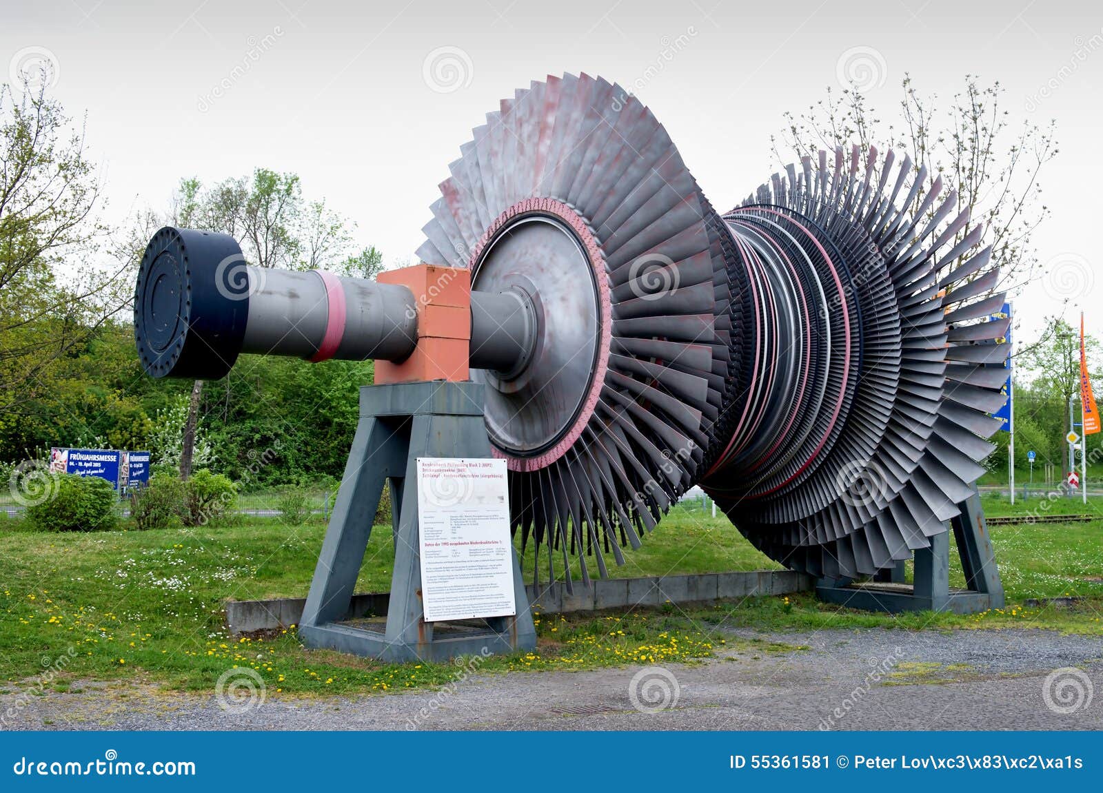 Rotor van een stoomturbine redactionele foto. Image of intern - 55361581