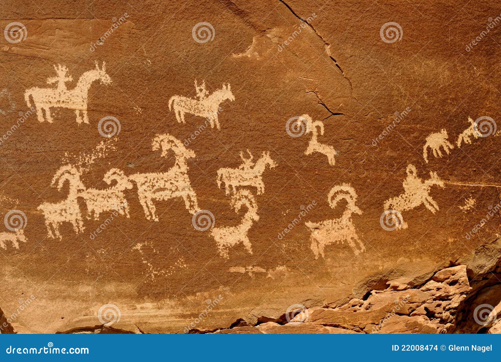 Rotstekeningen (rotskunst) stock foto. Image of zuidwesten - 22008474