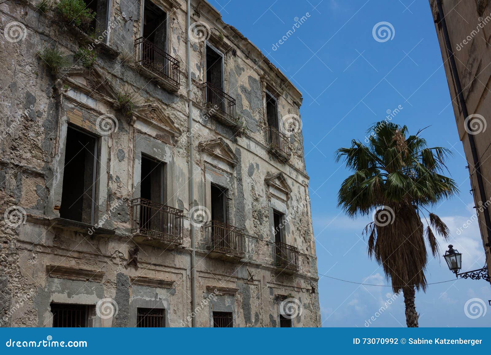 Rotten Building Royalty-Free Stock Photography | CartoonDealer.com ...