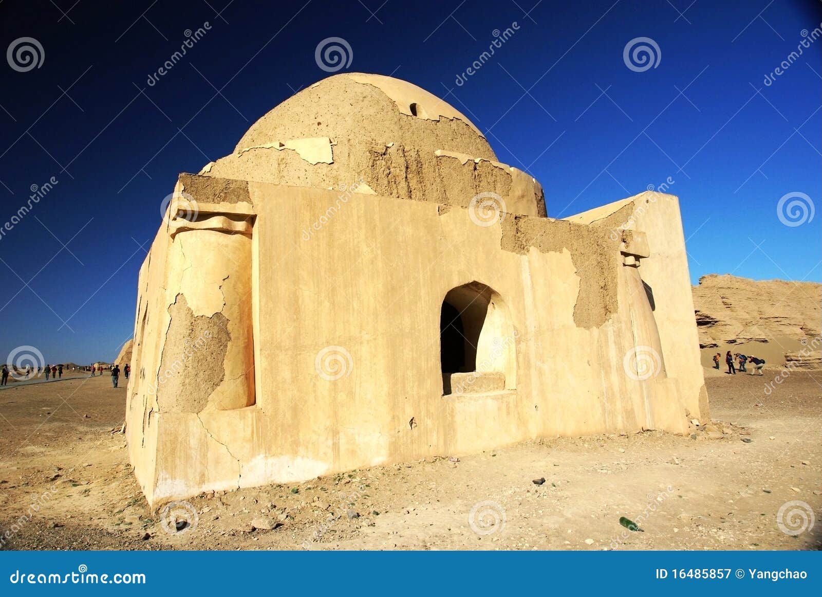 Rotten building in desert stock image. Image of house - 16485857