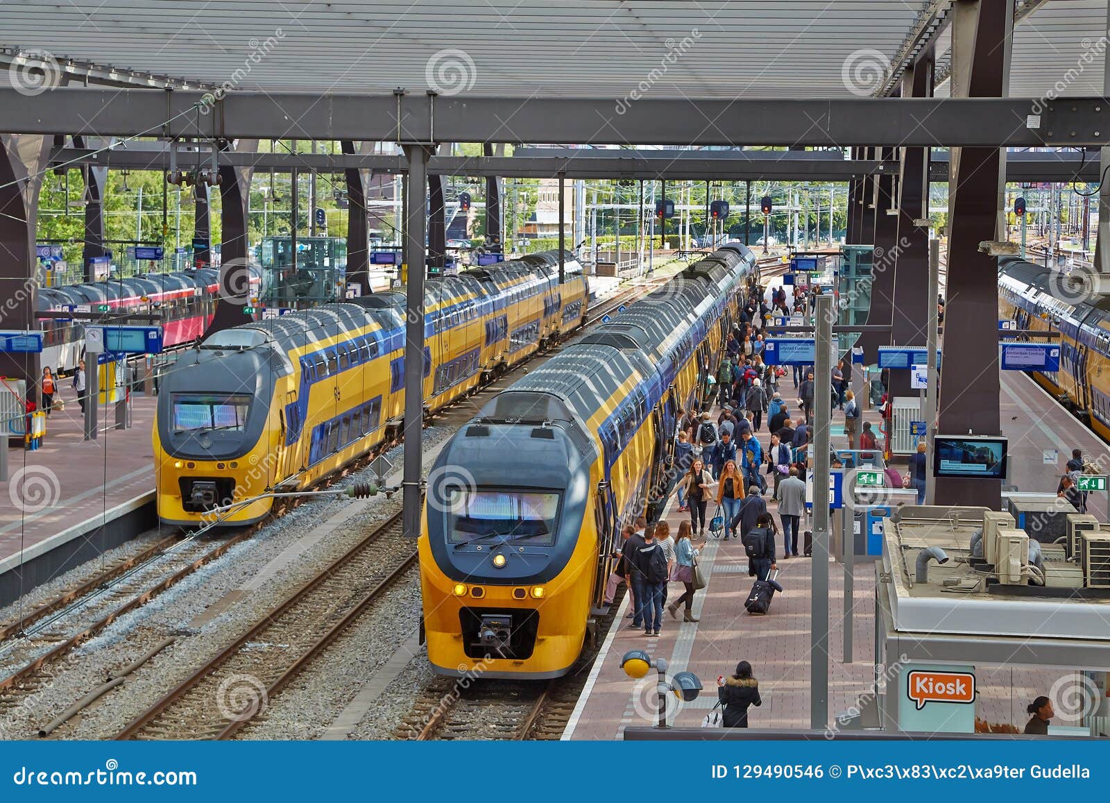 Rotterdam Centraal Railway Station Editorial Photo - Image of inside ...