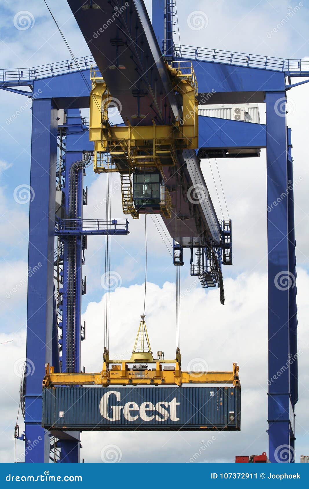 Crane loading or unloading editorial photo. Image of rotterdam - 107372911