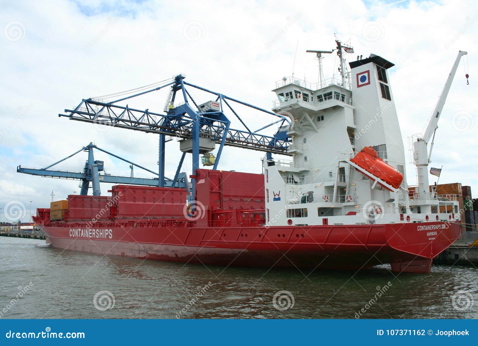 Loading and Unloading in the Port of Rotterdam Editorial Photography ...