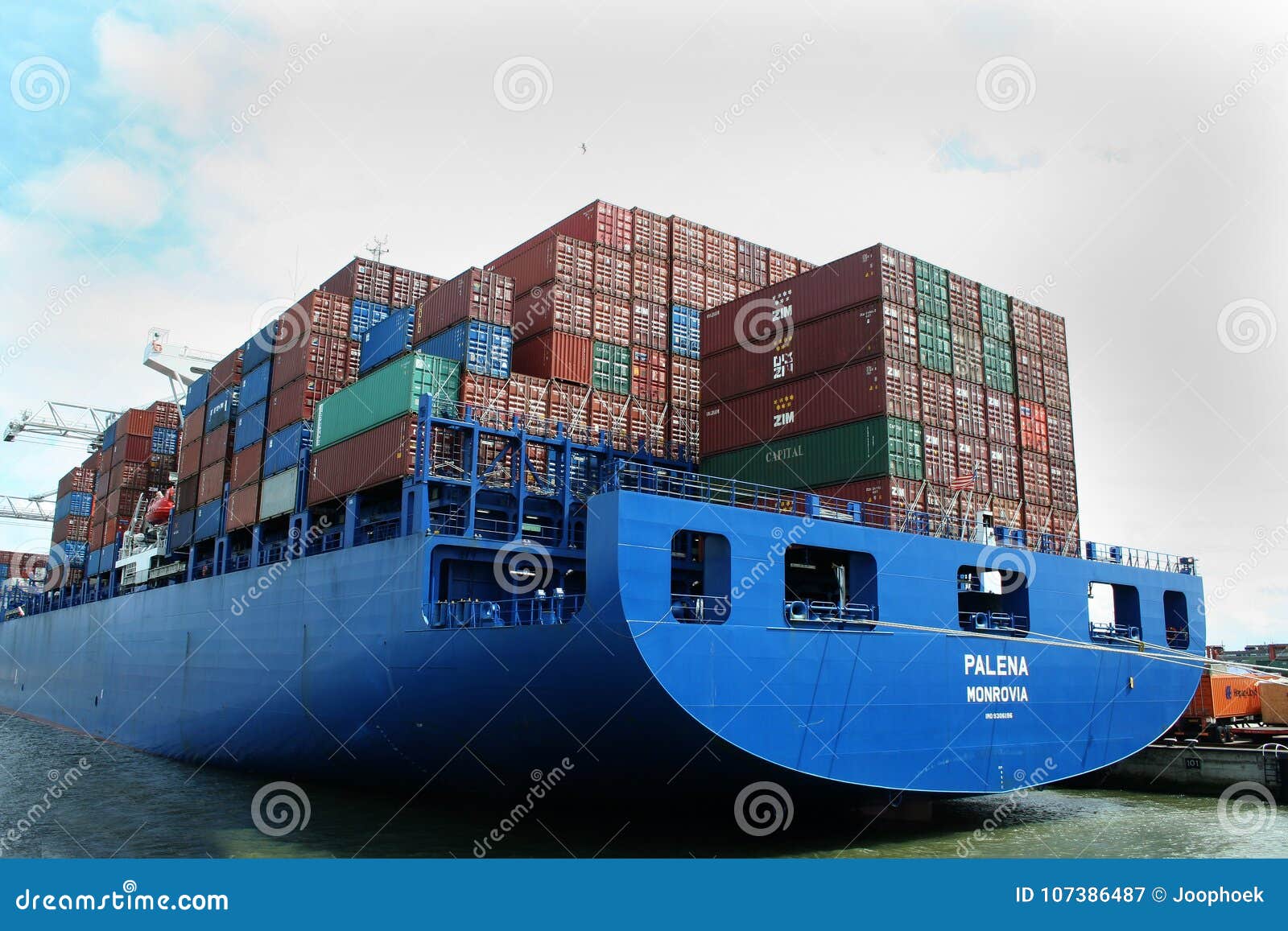 Loading and Unloading in the Port of Rotterdam Editorial Photography ...