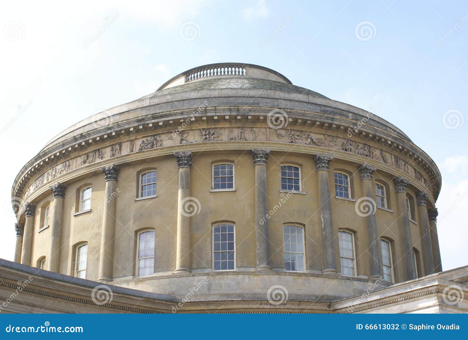 Rotunda with Columns, Frieze, Cornice, and Windows. Stock Photo - Image ...