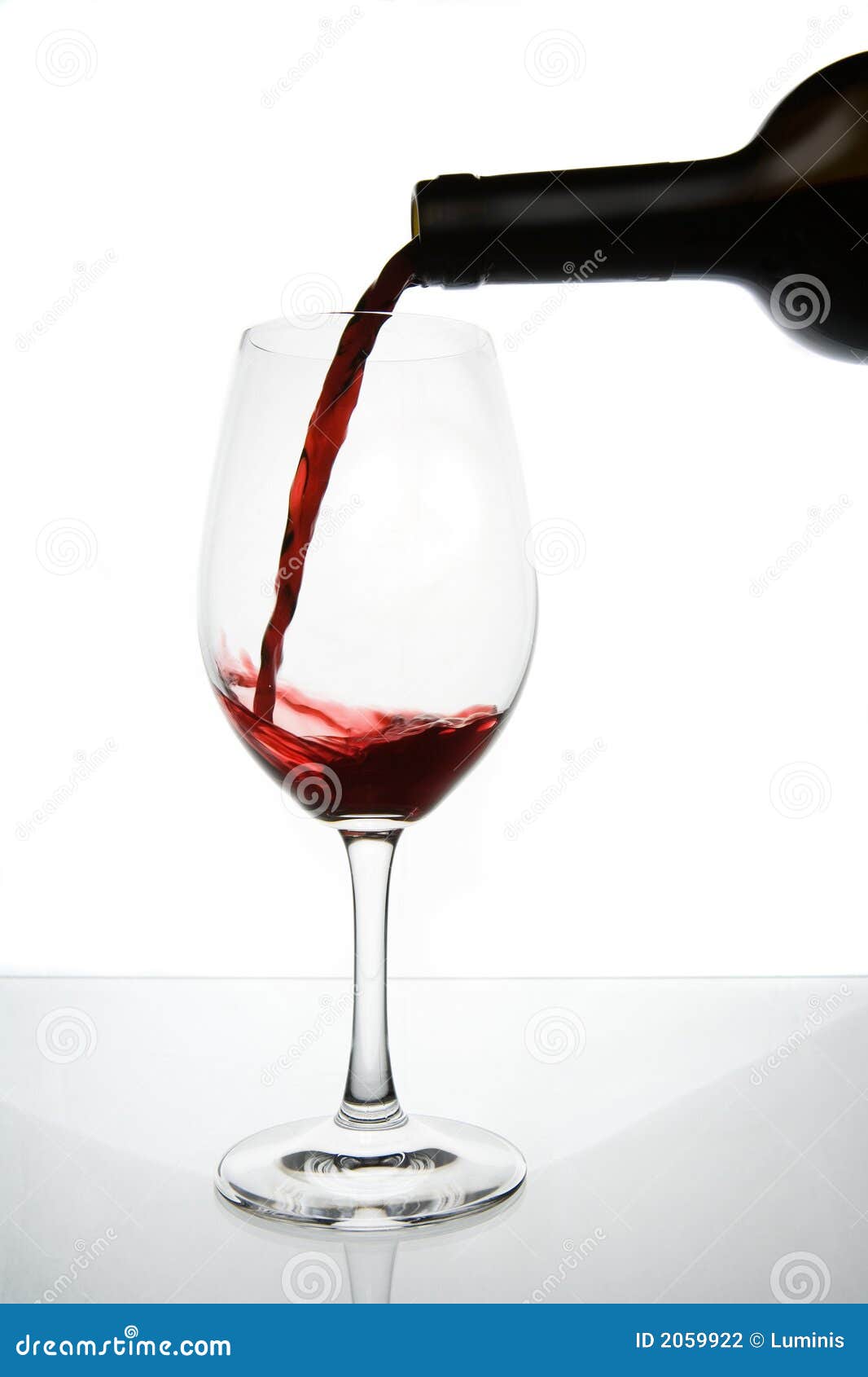Rotwein stockfoto. Bild von alkohol, glas, qualität, getränk - 2059922