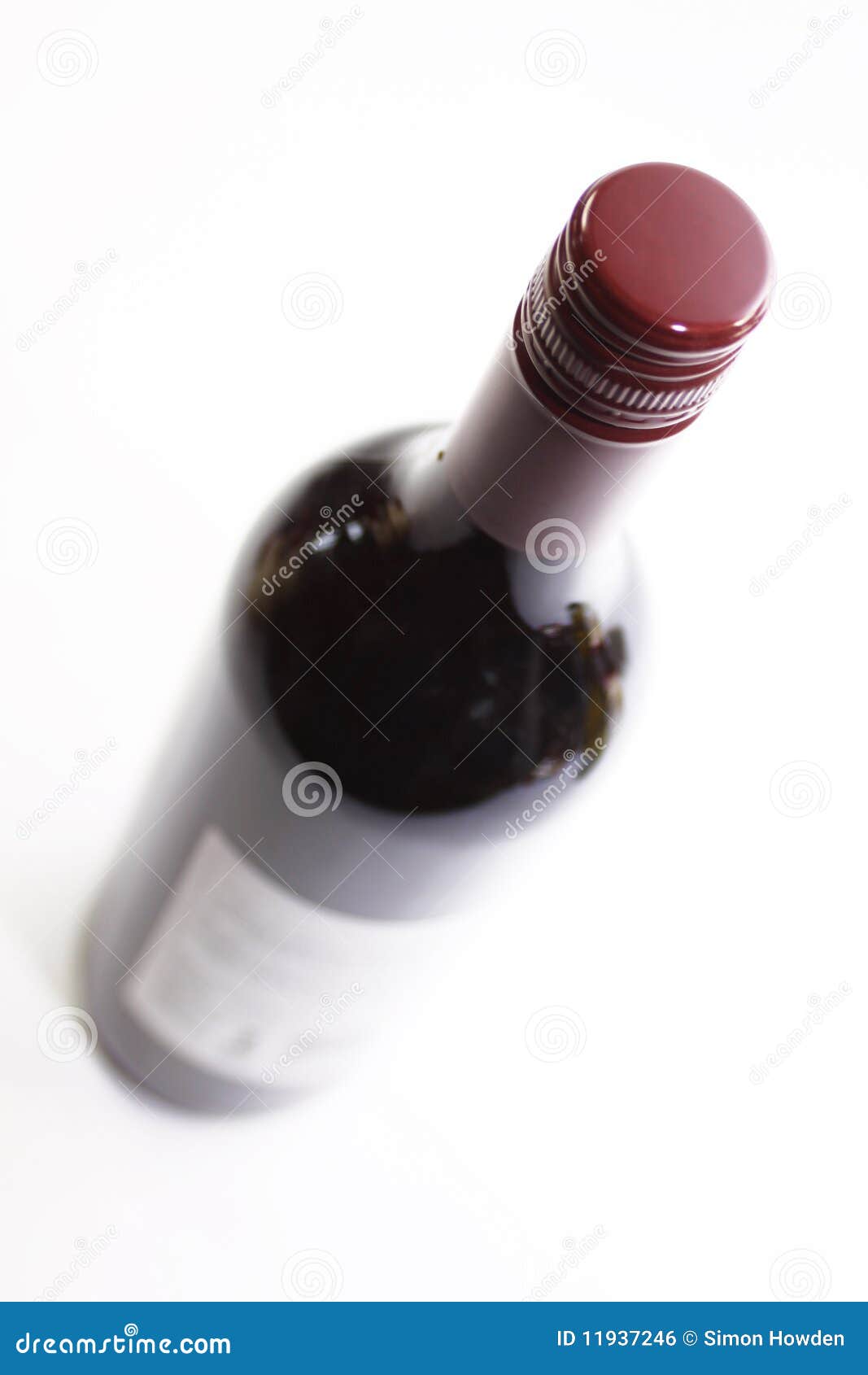 Rotwein-Flasche stockfoto. Bild von erfrischung, wein - 11937246