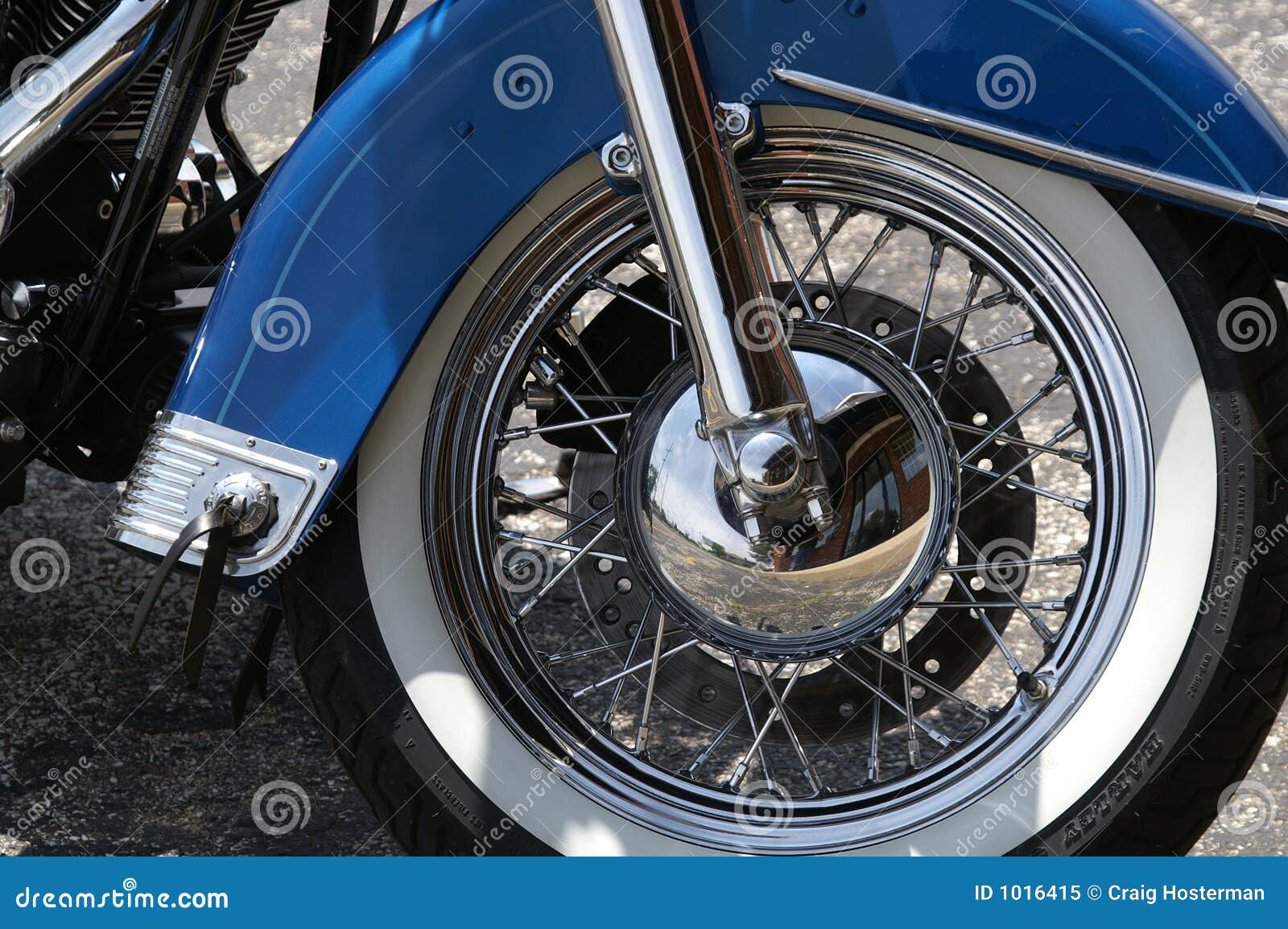 Roue de moto image stock. Image du chrome, whitewall, motocyclette ...