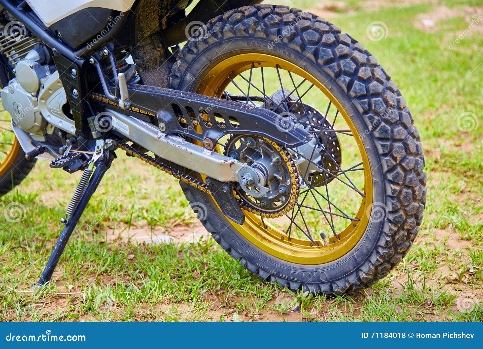 Roue de moto photo stock. Image du rendement, puissant - 71184018