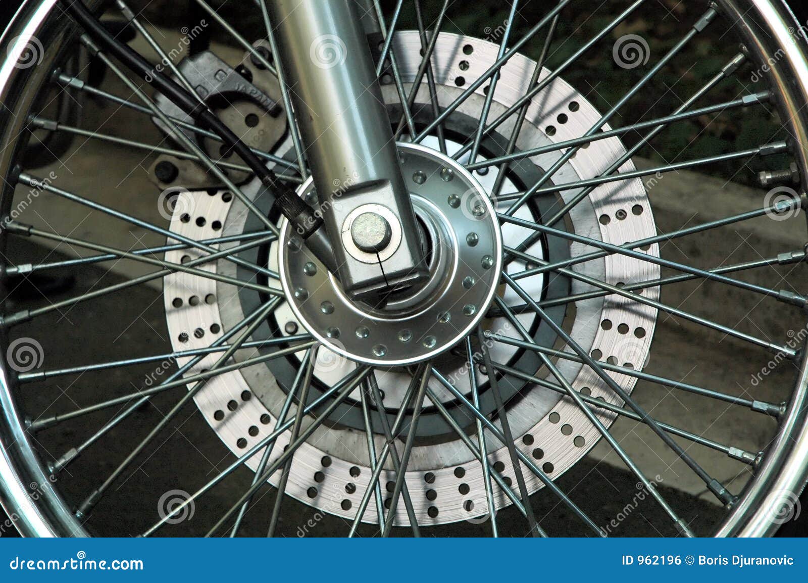 Roue II de moto photo stock. Image du cyclistes, moteur - 962196